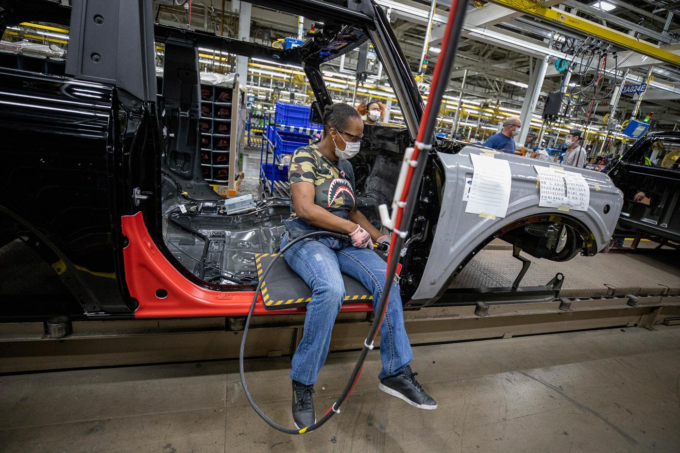 🙌 Bronco OKTB Issued and Shipments Begin as Ford Celebrates Bronco ...