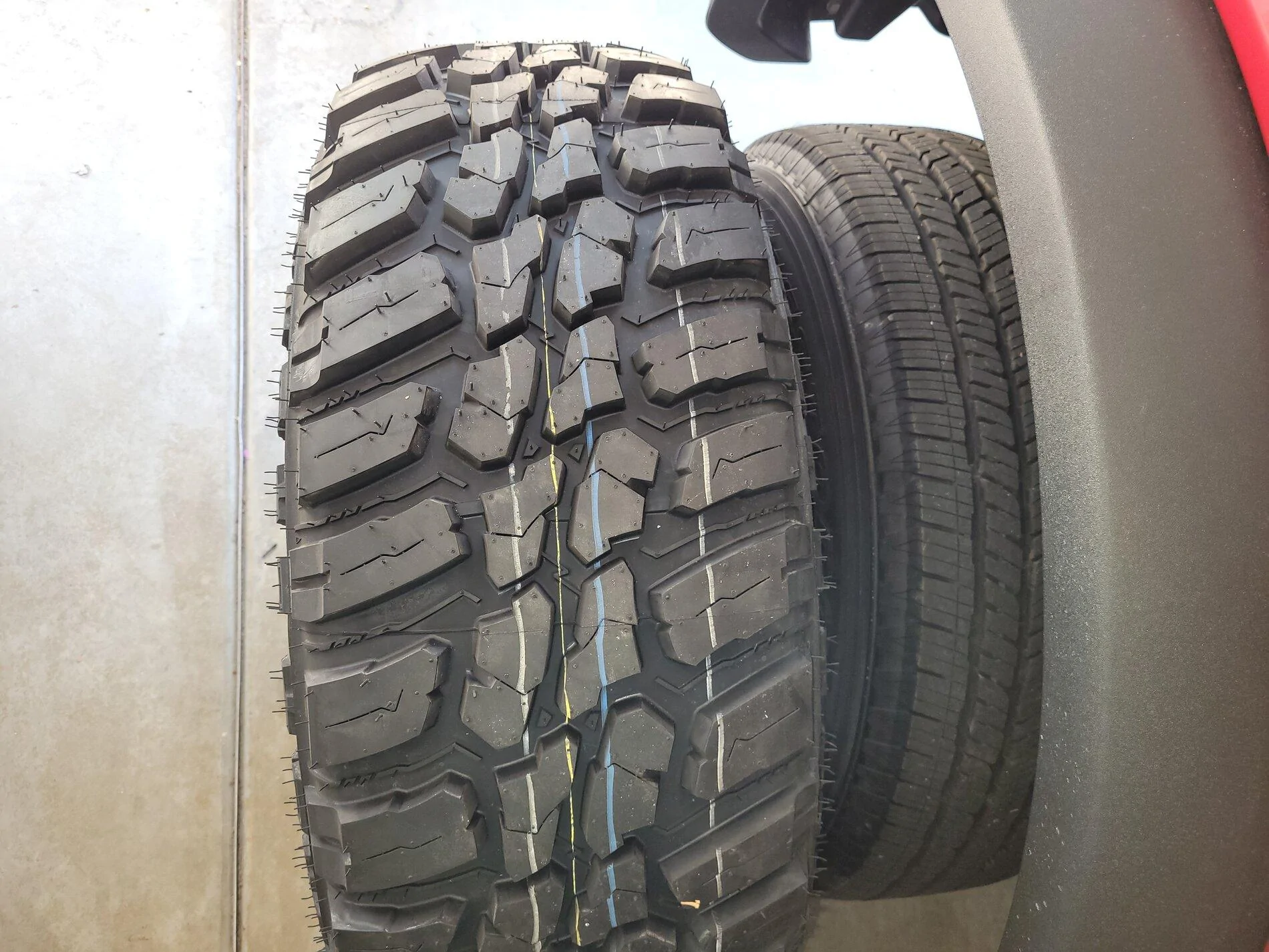 Base Bronco Fitted With 315 Size Tires & Ford Ranger Wheels (No Lift ...