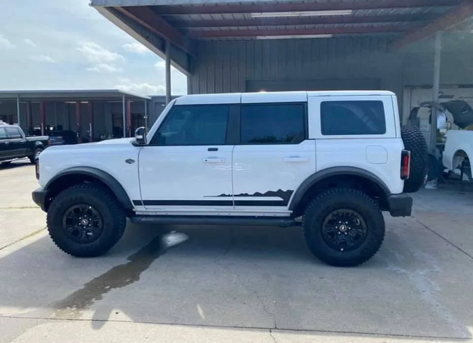 Video: White Wildtrak with white painted hardtop and painted bumpers ...