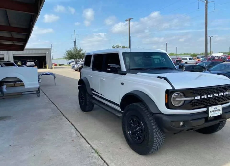 Video: White Wildtrak with white painted hardtop and painted bumpers ...