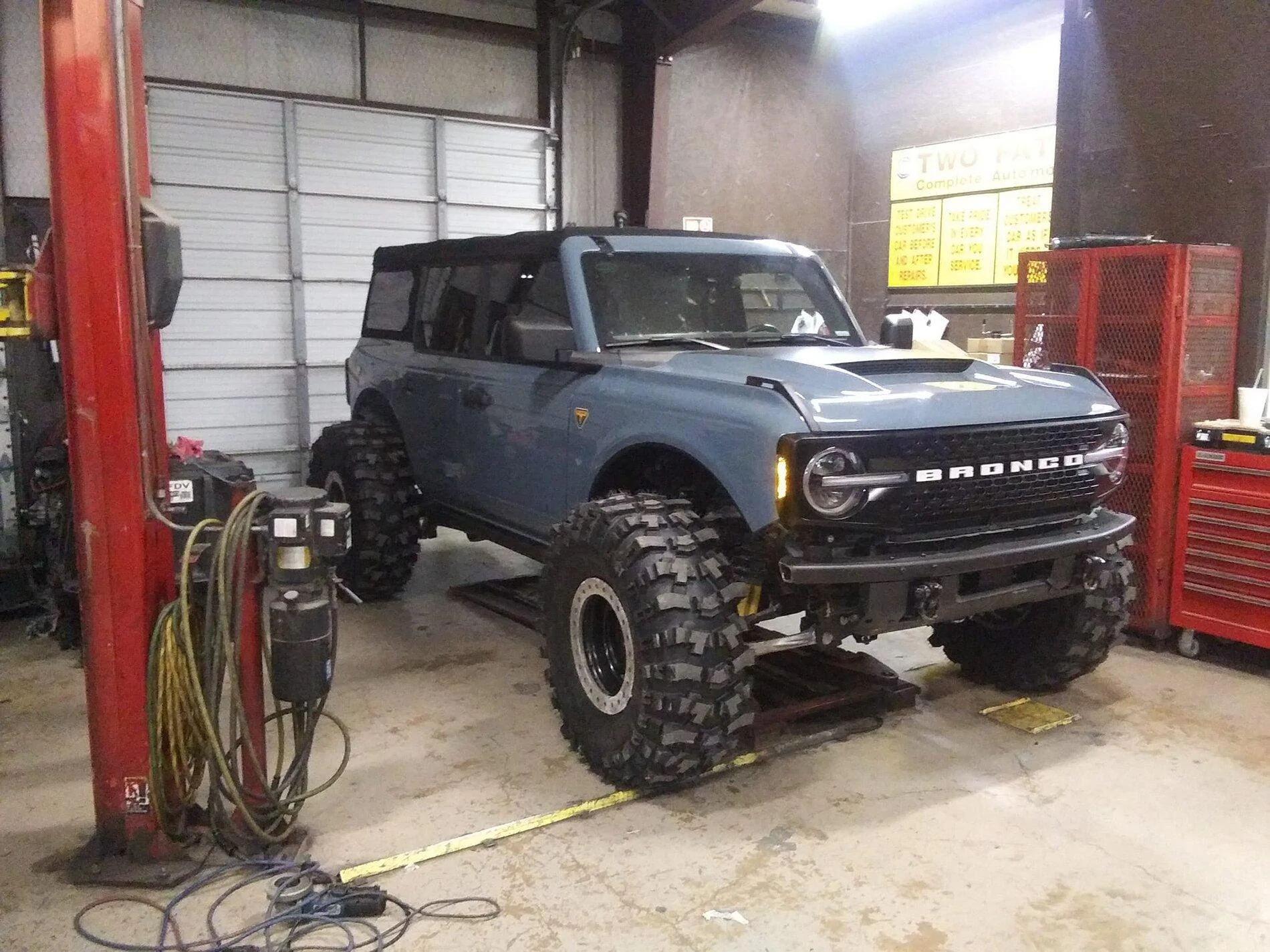 Bronc Buster AKA “broken Bronco” running 40’s on 2” lift | Bronco6G ...