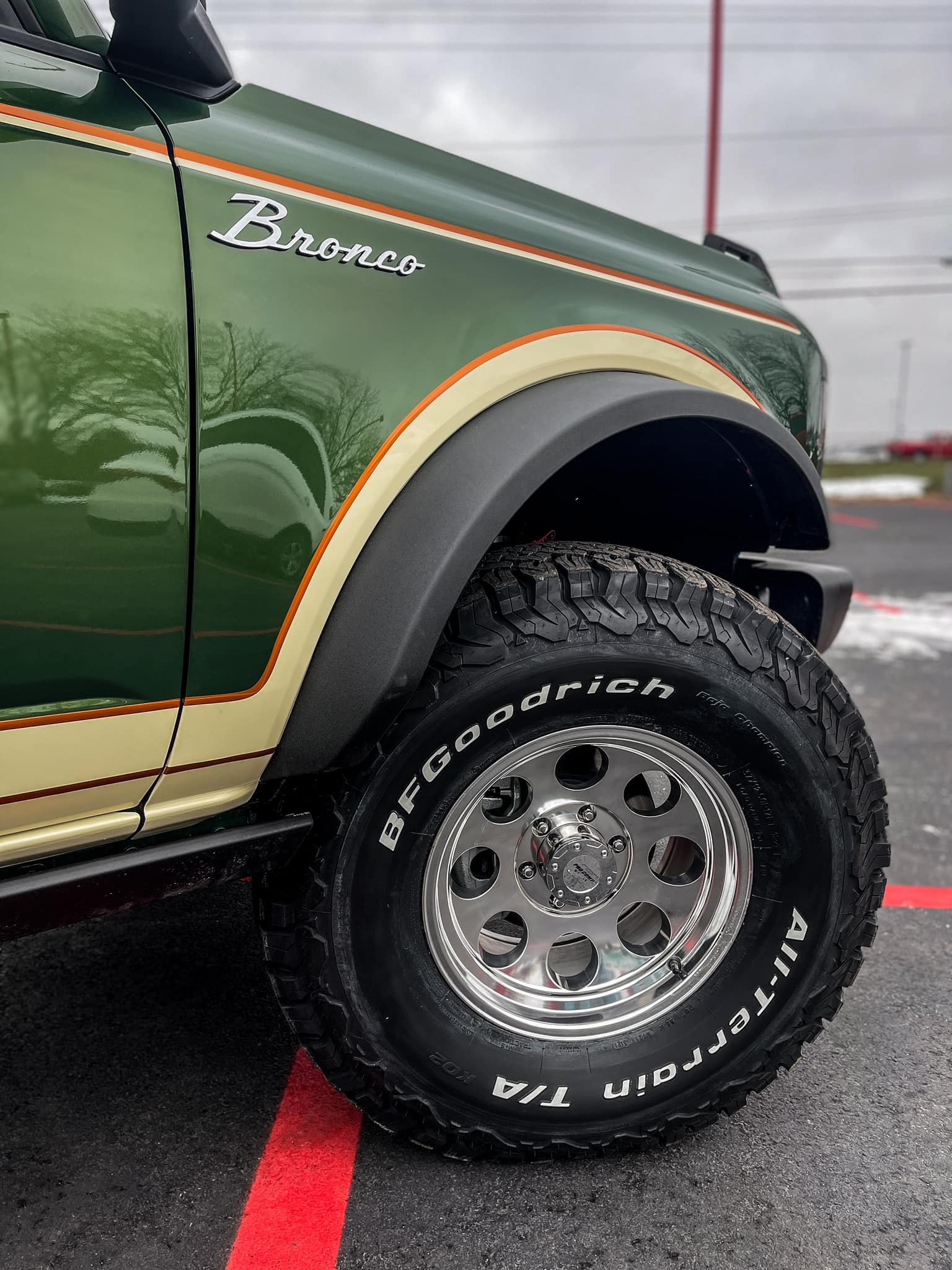 Eruption Green Retro Bronco Build! 🤩 | Bronco6G - 2021+ Ford Bronco ...