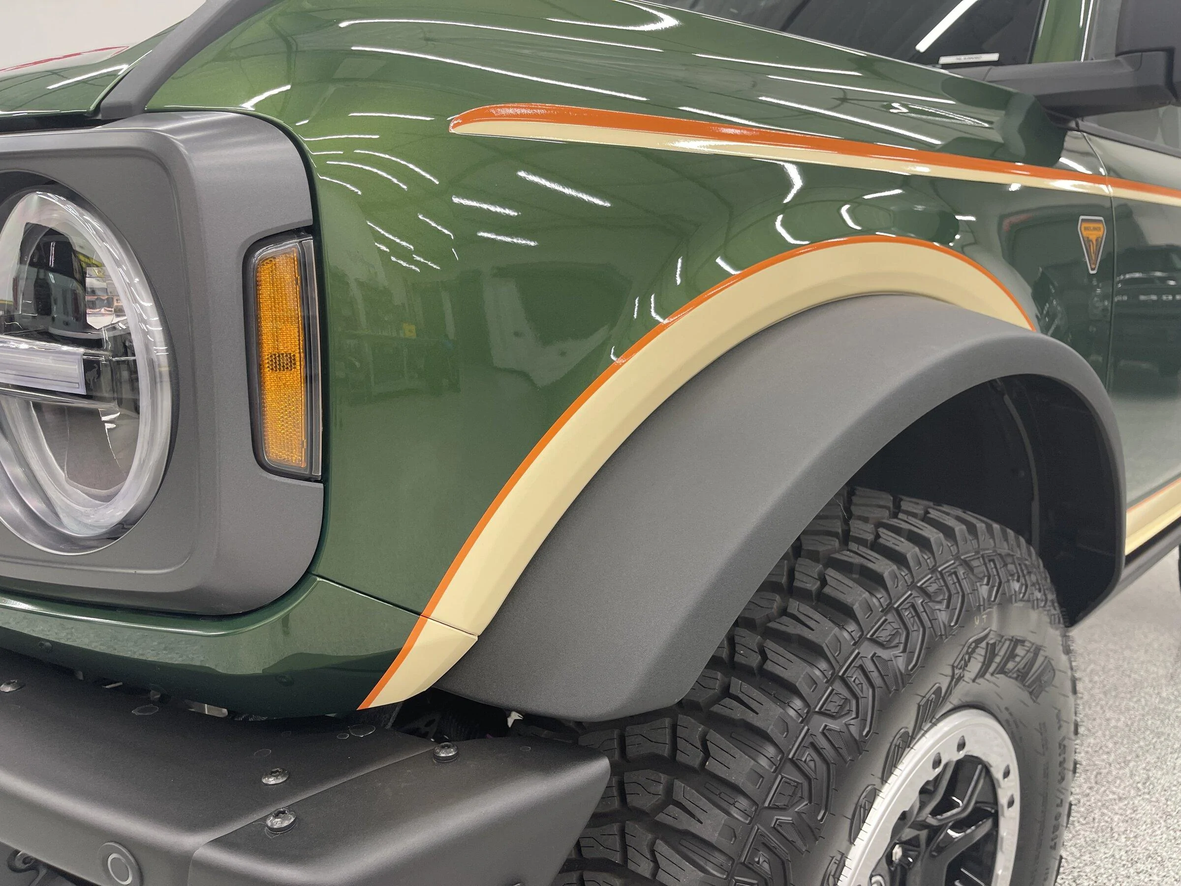 Bronco Eddie retro vinyl wrap kit: photos and info | Bronco6G - 2021 ...