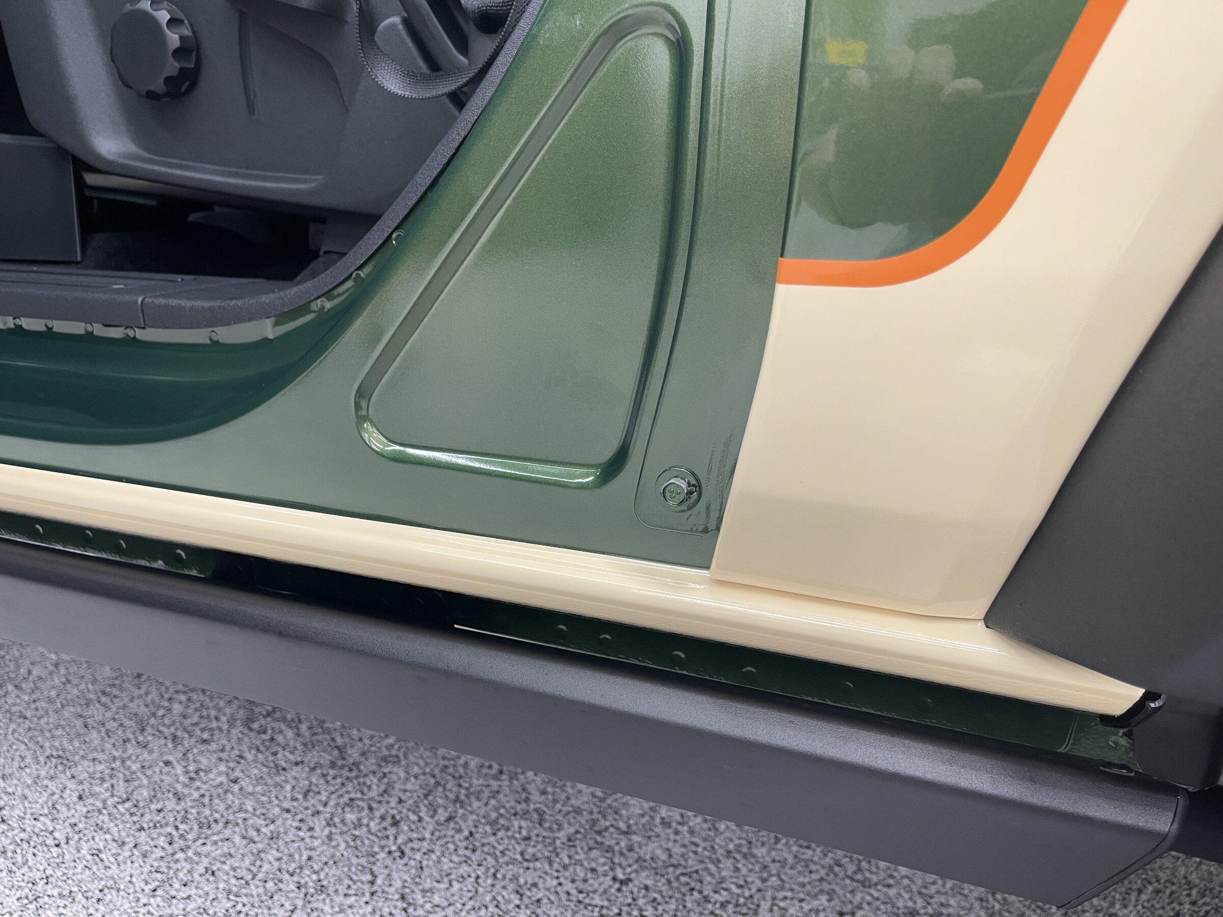 Bronco Eddie retro vinyl wrap kit: photos and info | Bronco6G - 2021 ...