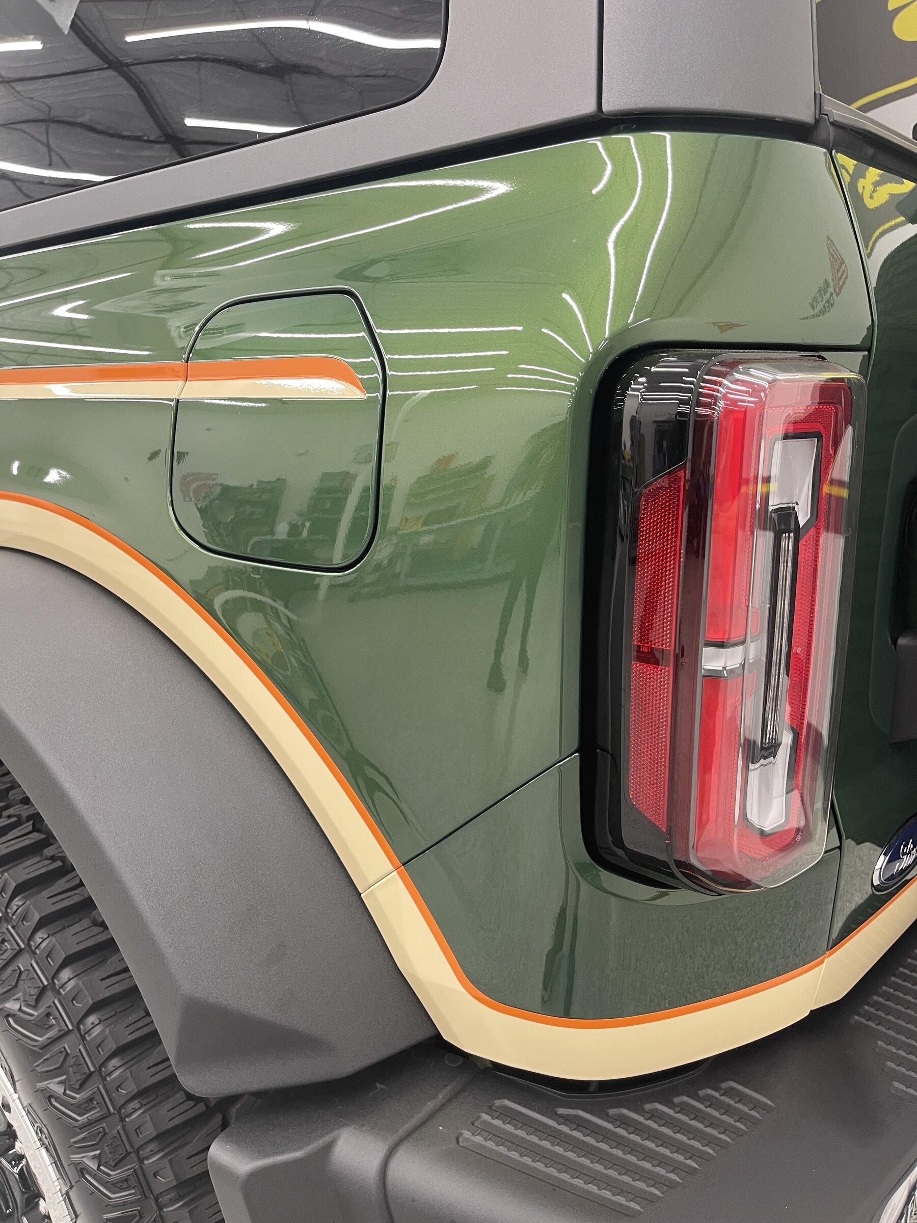 Bronco Eddie retro vinyl wrap kit: photos and info | Bronco6G - 2021 ...