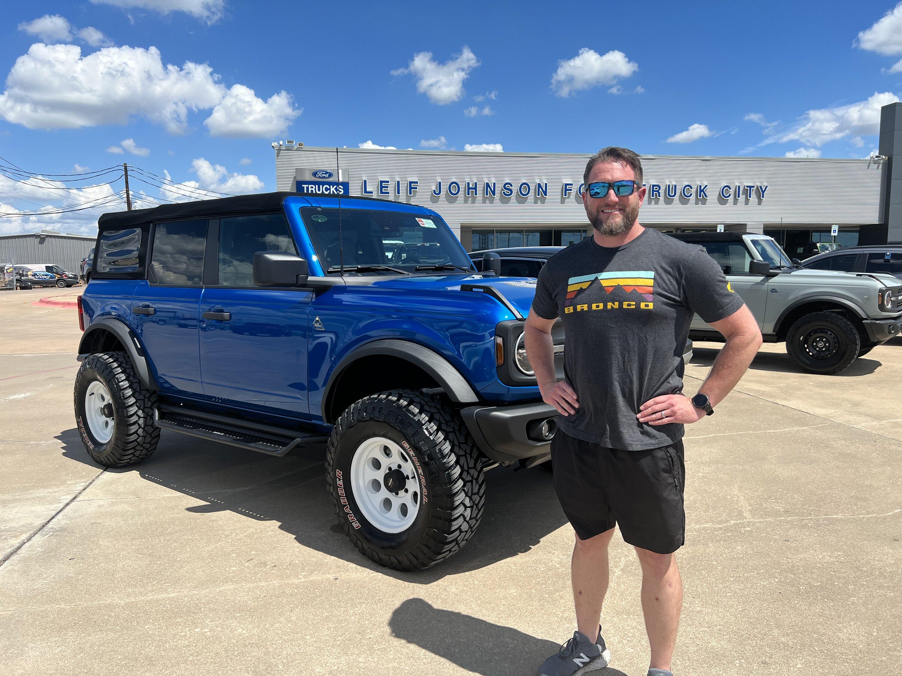 Blue Black Diamond Bronco with white ProComp wheels, RC 3.5 inch lift ...