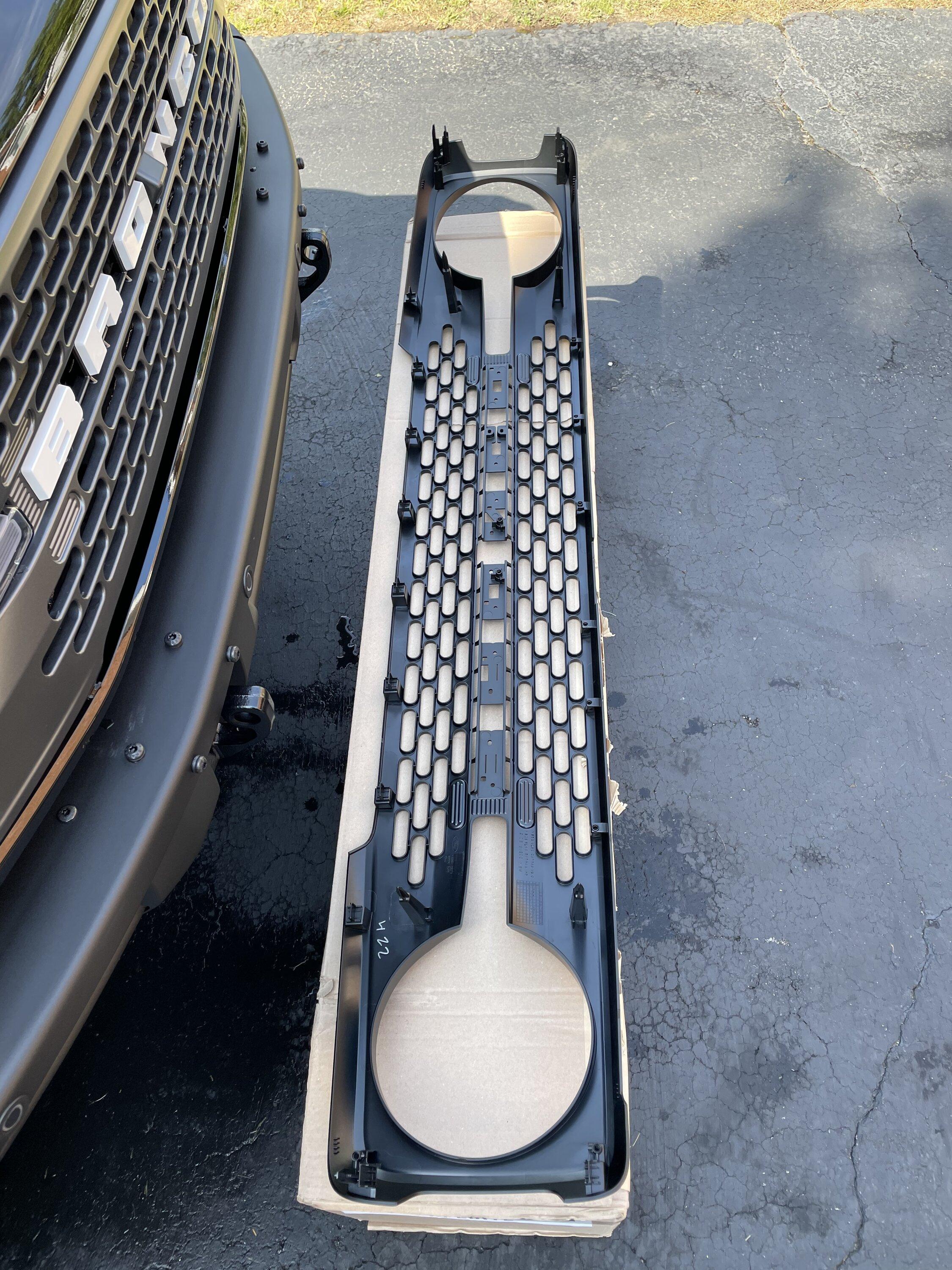 New York - NEW - OEM Ford Bronco Badlands Wildtrak Grille with Letters ...