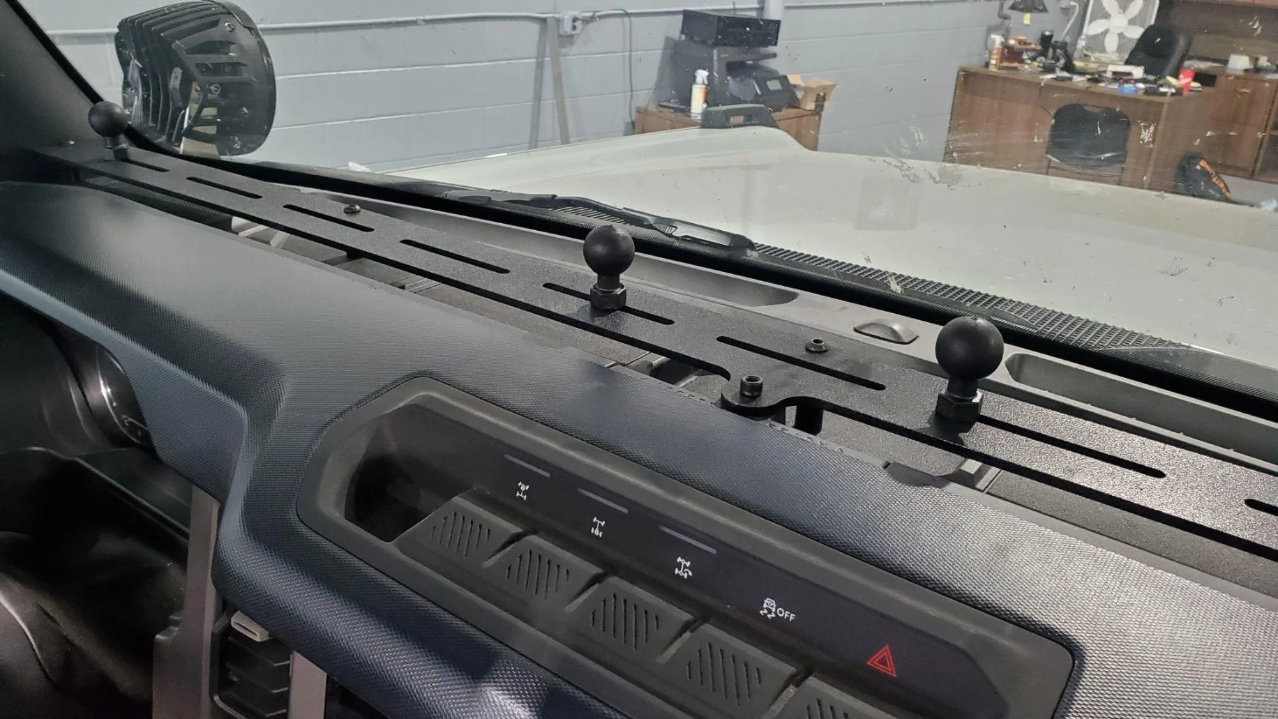 New Full-Width Dash Accessory Mount | Bronco6G - 2021+ Ford Bronco ...