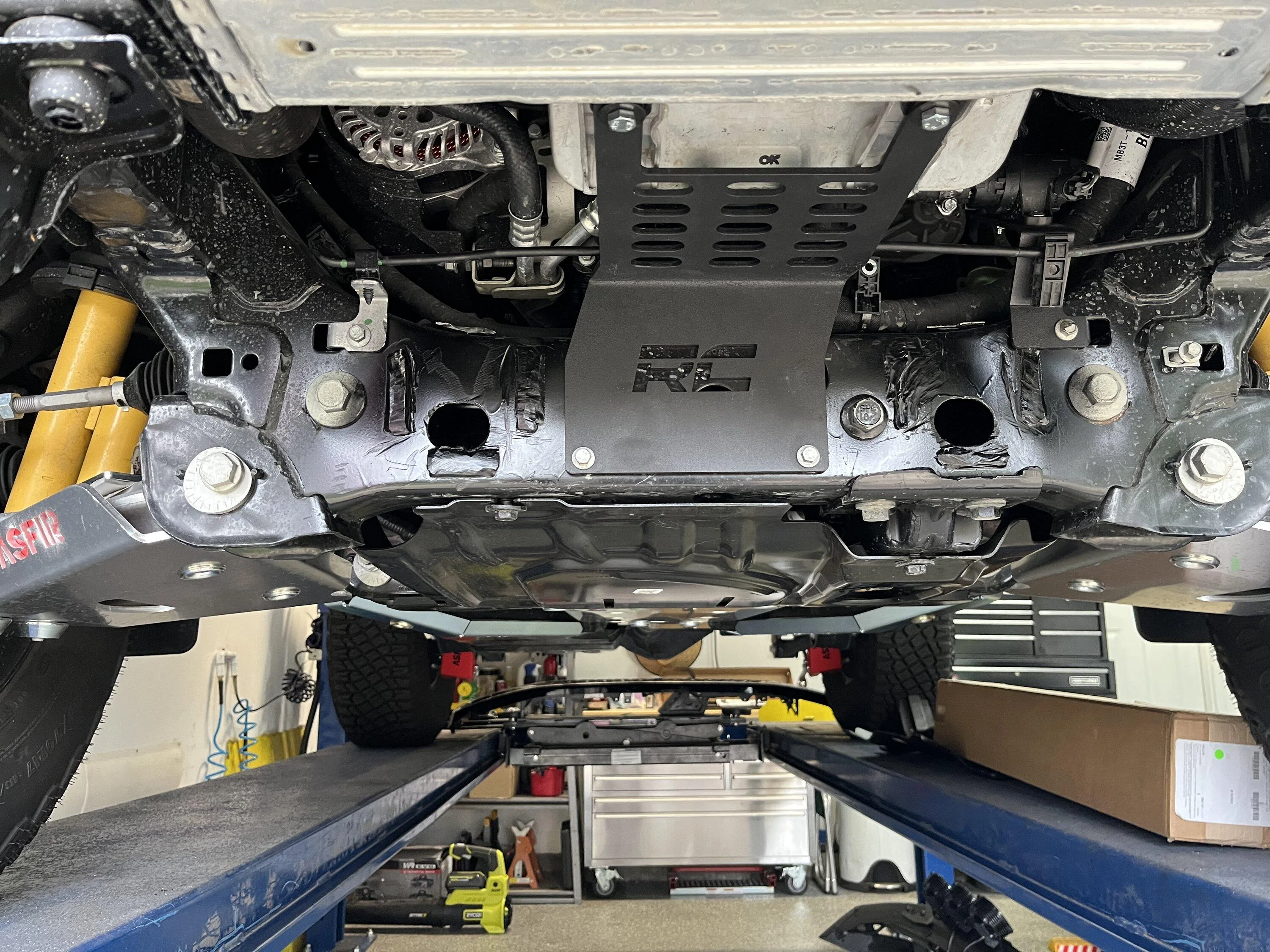 Has any one installed the RC hidden winch with 2.7 engine and HD ...