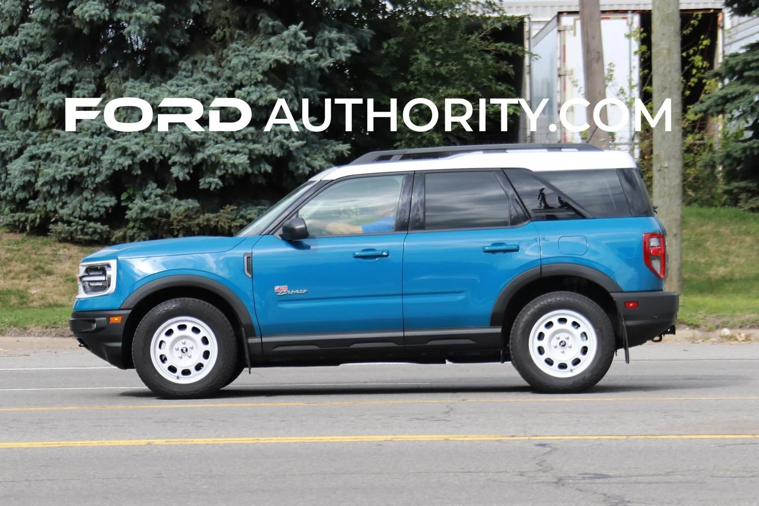 Robin's Egg Blue & Peak Blue colors spotted (on Bronco Sport Heritage ...