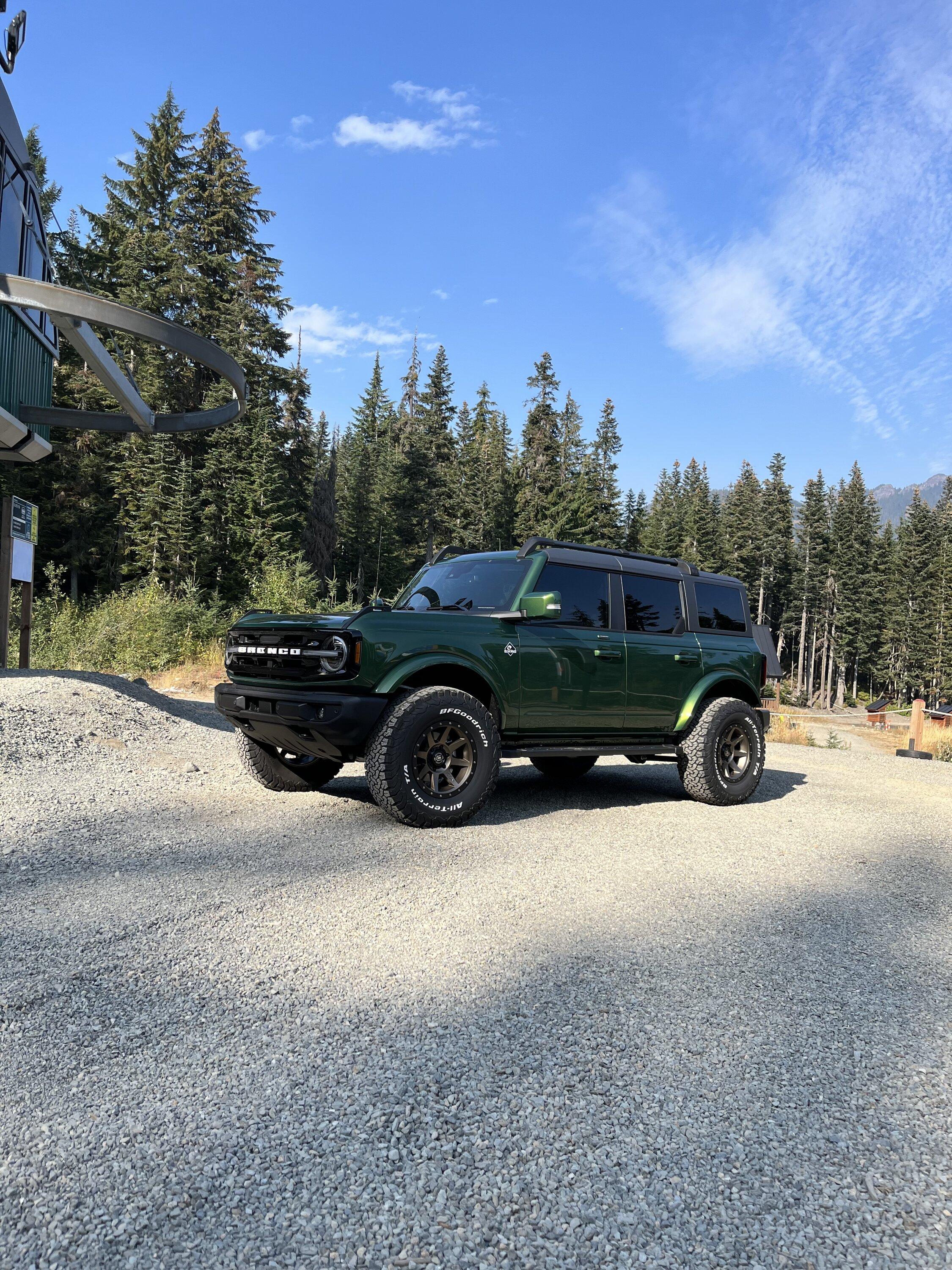 EG, OB, LUX, Tow, HT zone lift, Icon Alloys, 35 BFG's! Oracle brake ...