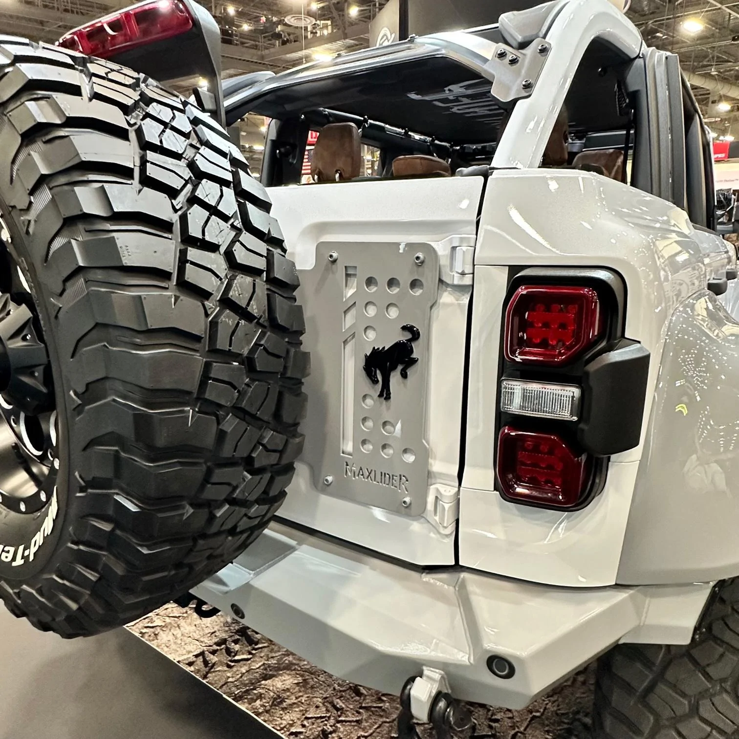 📸 Maxlider Bronco Raptor Build With Non-Body Color Painted Fender ...