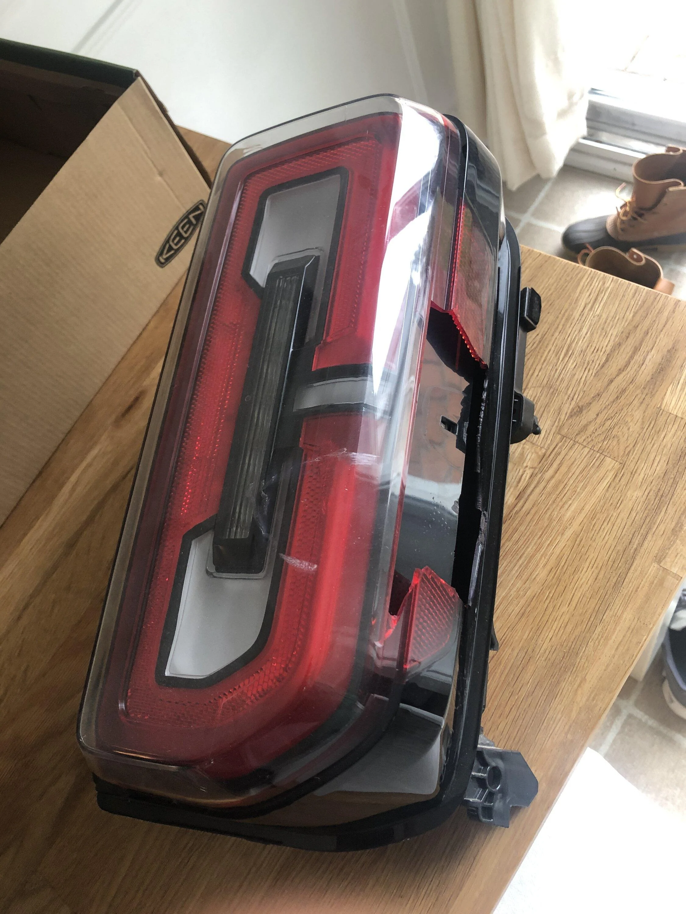 Michigan - Rear passenger LED tail light with broken case (free ...