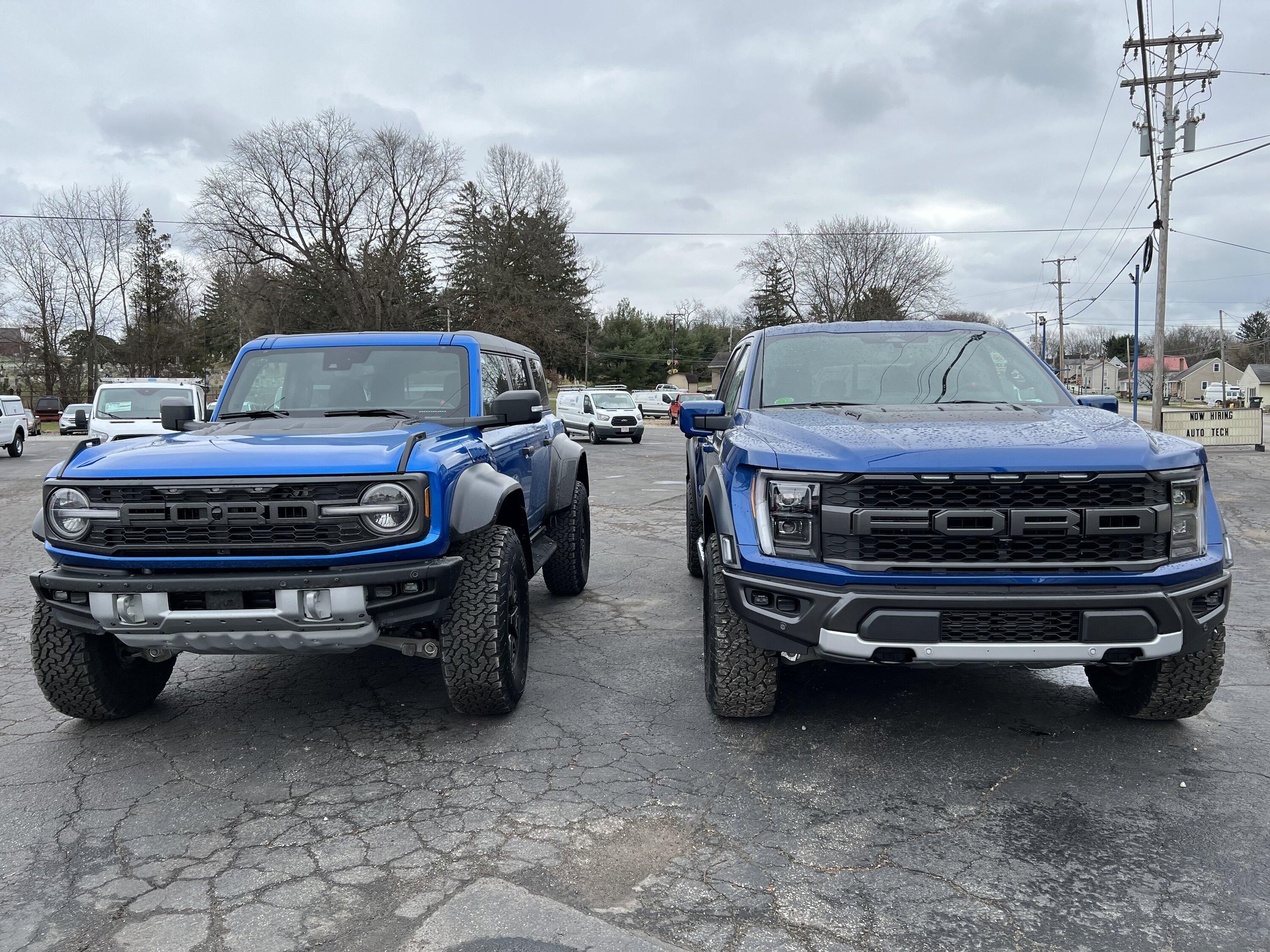 Bronco Raptor vs F-150 Raptor size comparison -- side-by-side pics ...