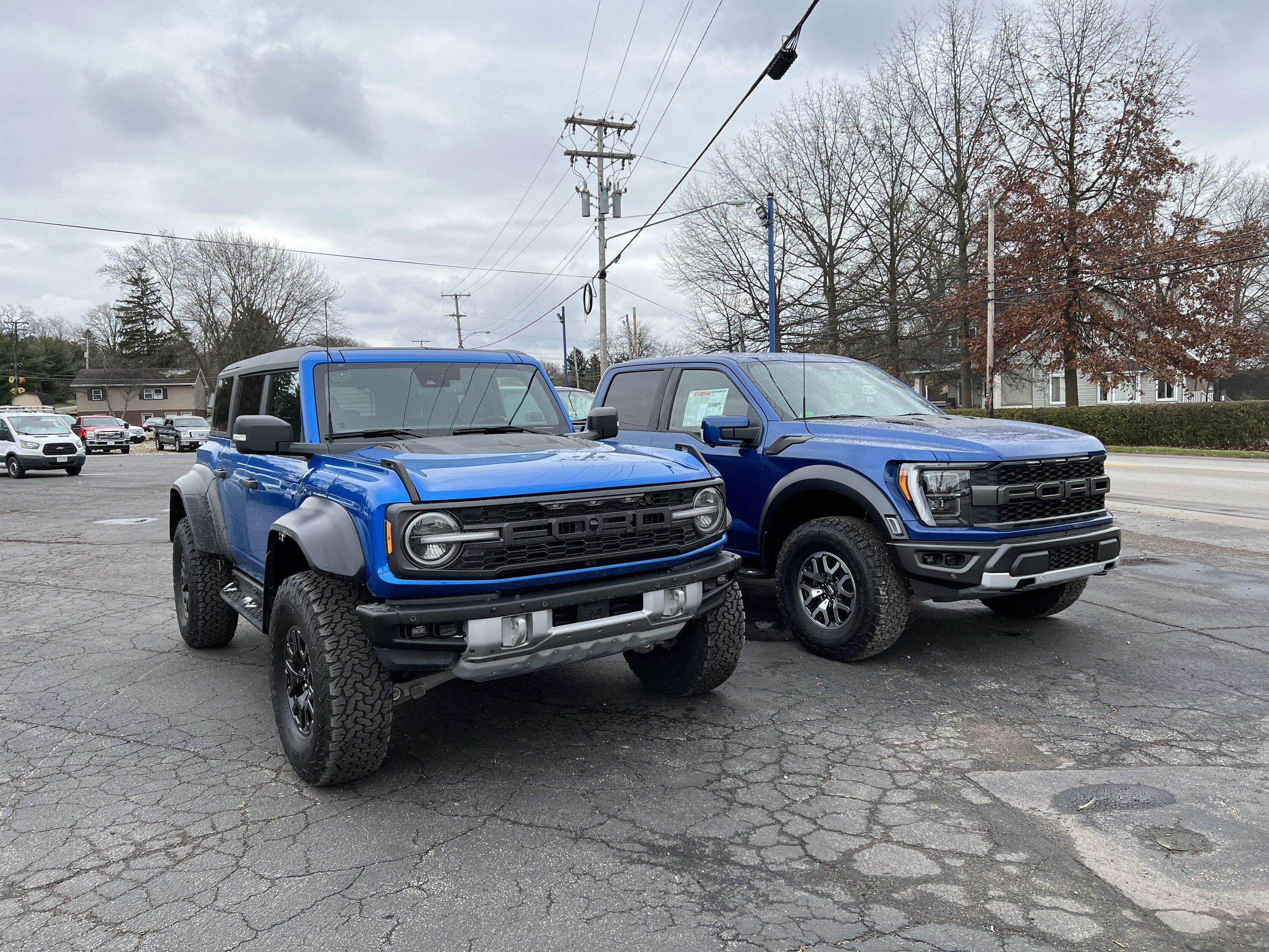 Bronco Raptor vs F-150 Raptor size comparison -- side-by-side pics ...