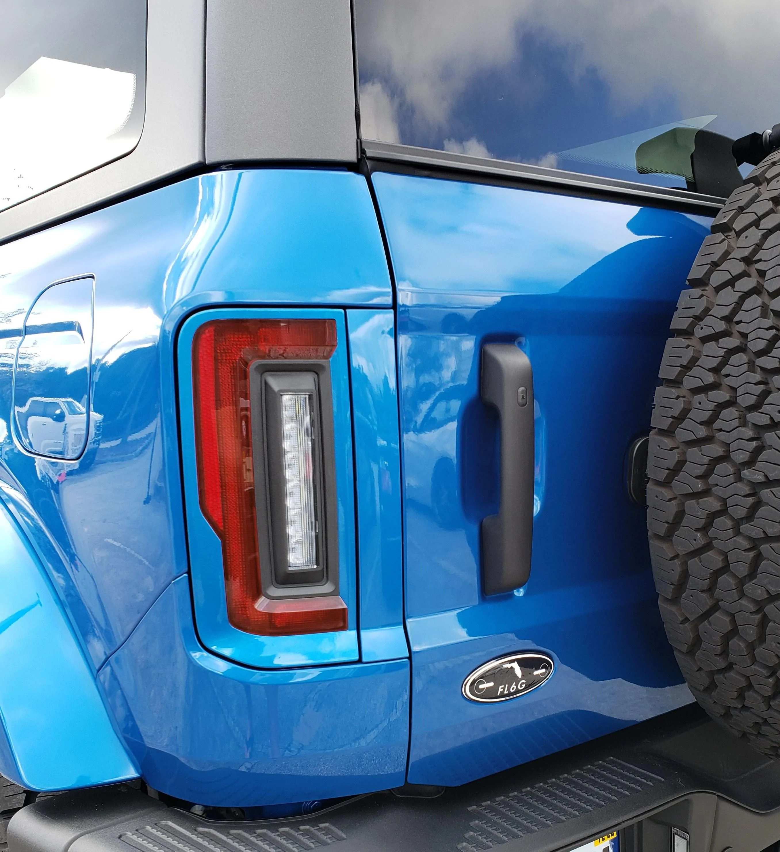 FIRST LOOK: Flush Style LED Tail Lights Painted Body Color | Bronco6G ...