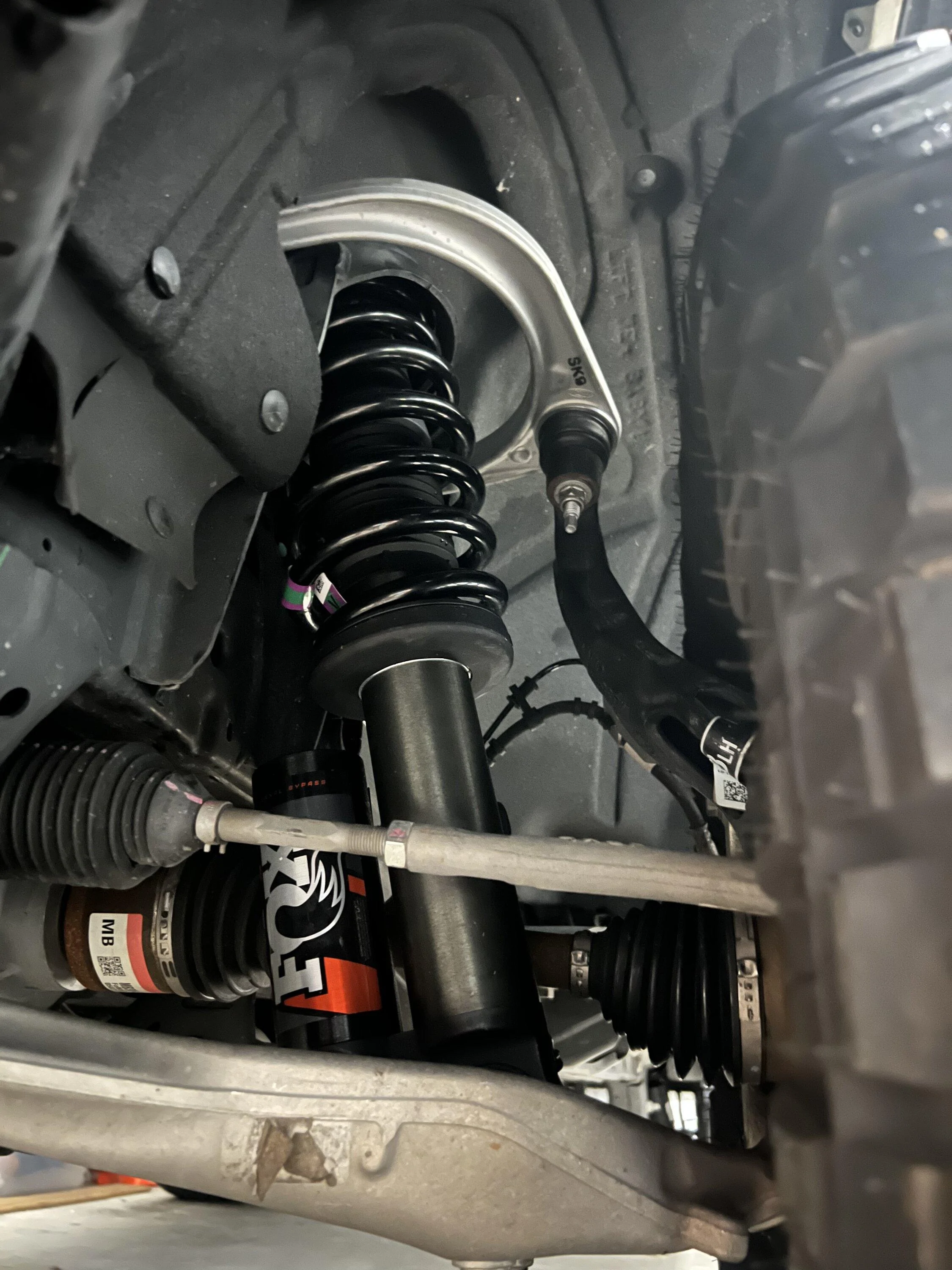 Hoss 3.0 Fox Coilovers installed on Outer Banks | Bronco6G - 2021+ Ford ...