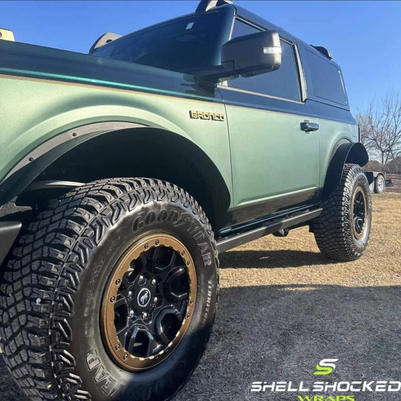It’s a wrap! 2-Tone Bronco Badlands in 3M matte pine green + TeckWrap ...