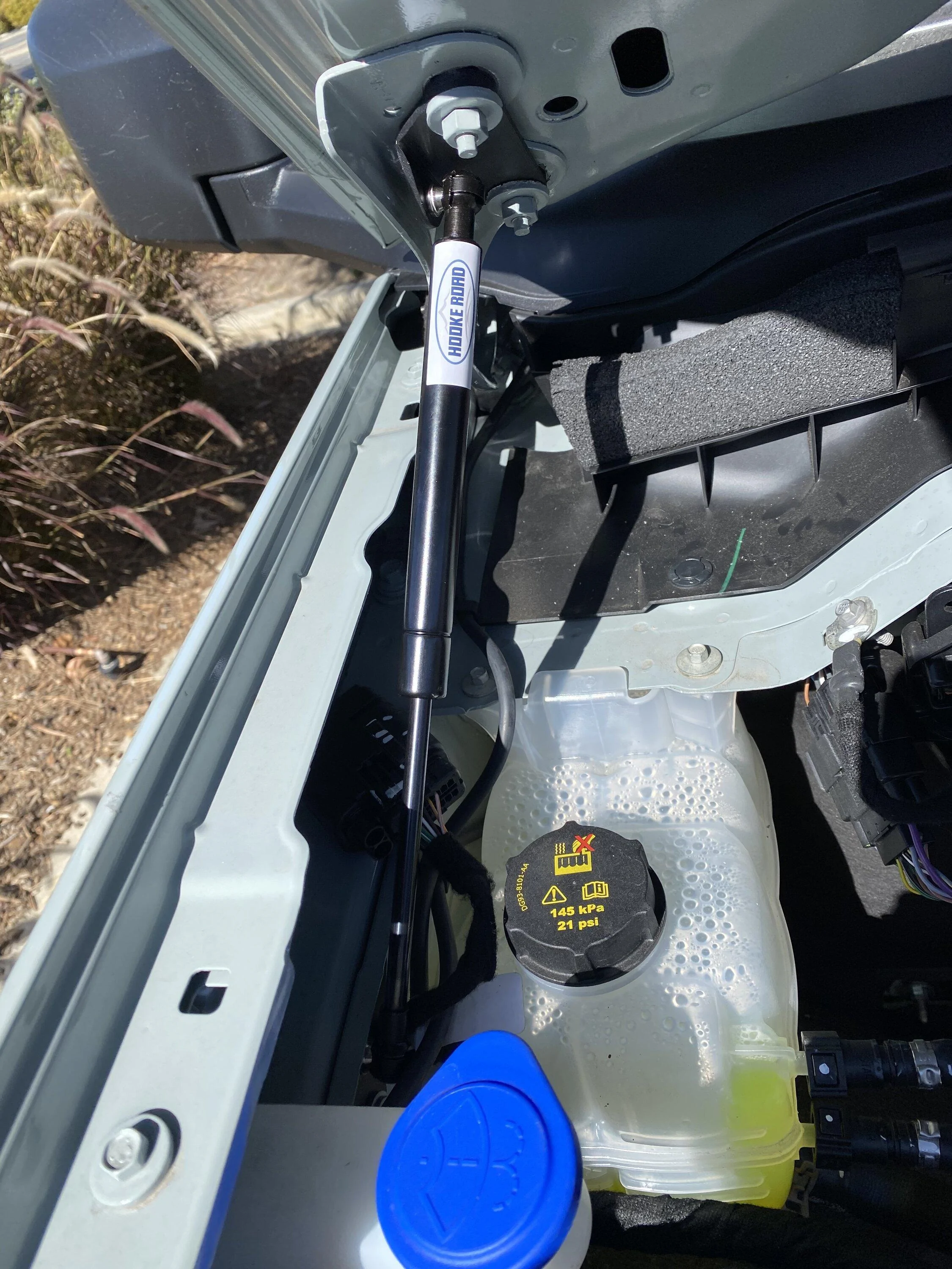 Hooke Road hood shocks installed | Bronco6G - 2021+ Ford Bronco ...
