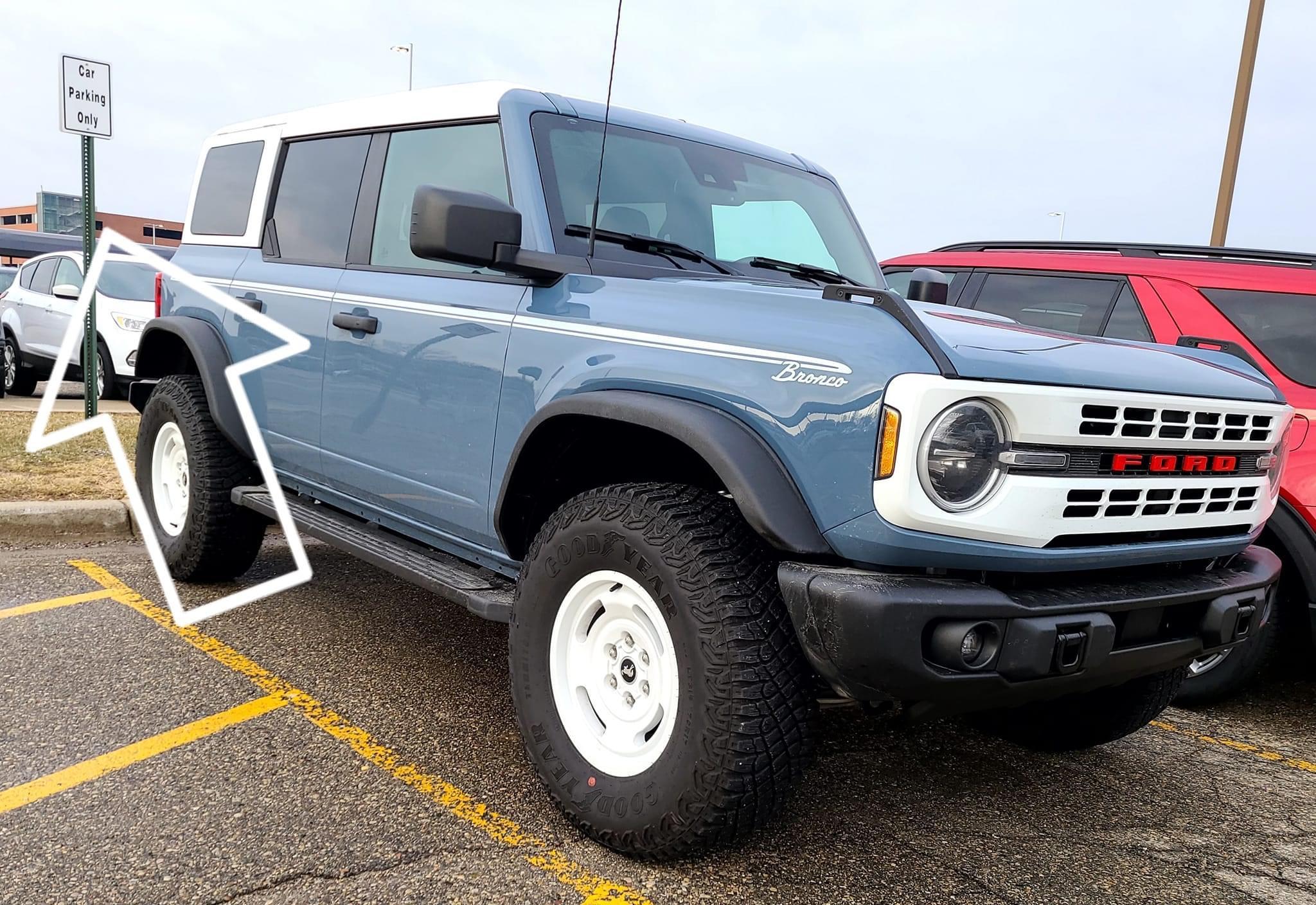 Bronco Heritage Edition (Azure Gray 4-Door) Spotted | Bronco6G - 2021 ...