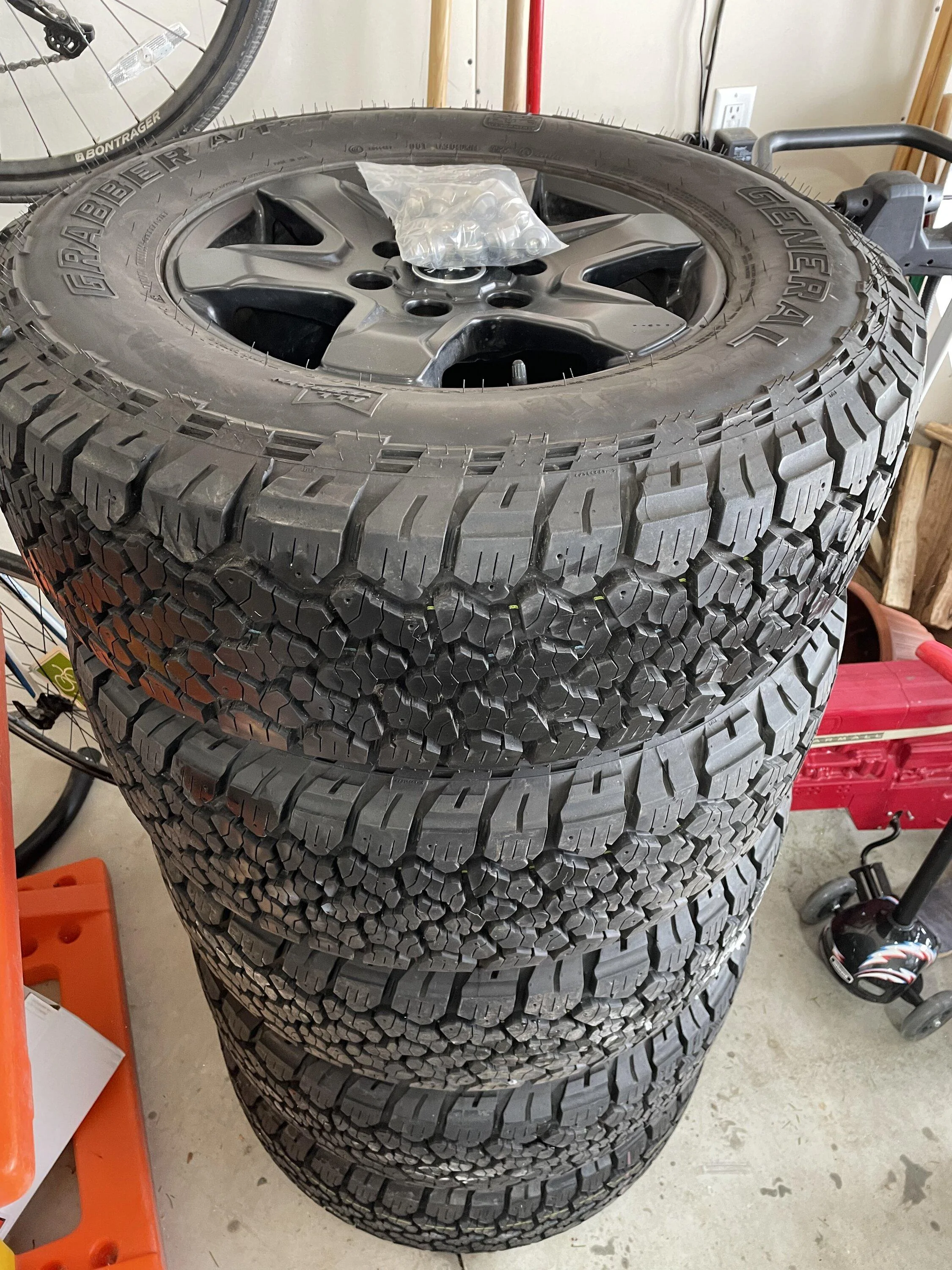 Minnesota - $1000 OBO 5 Black Diamond Aluminum rims & 32" General ...