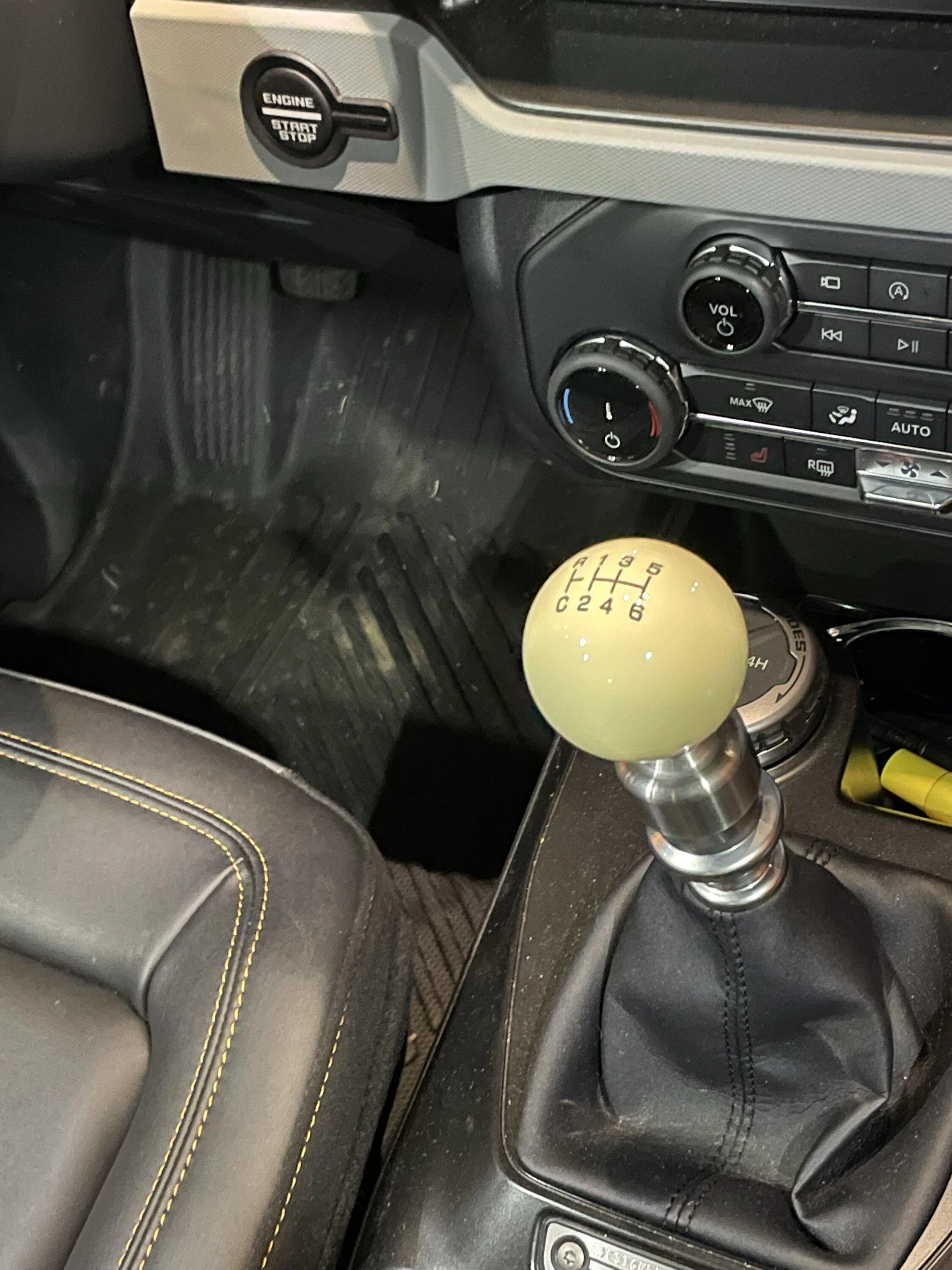 Johnnylawmotorsonline shift knob on Twisted Shifterz adapter. | Bronco6G - 2021+ Ford Bronco ...