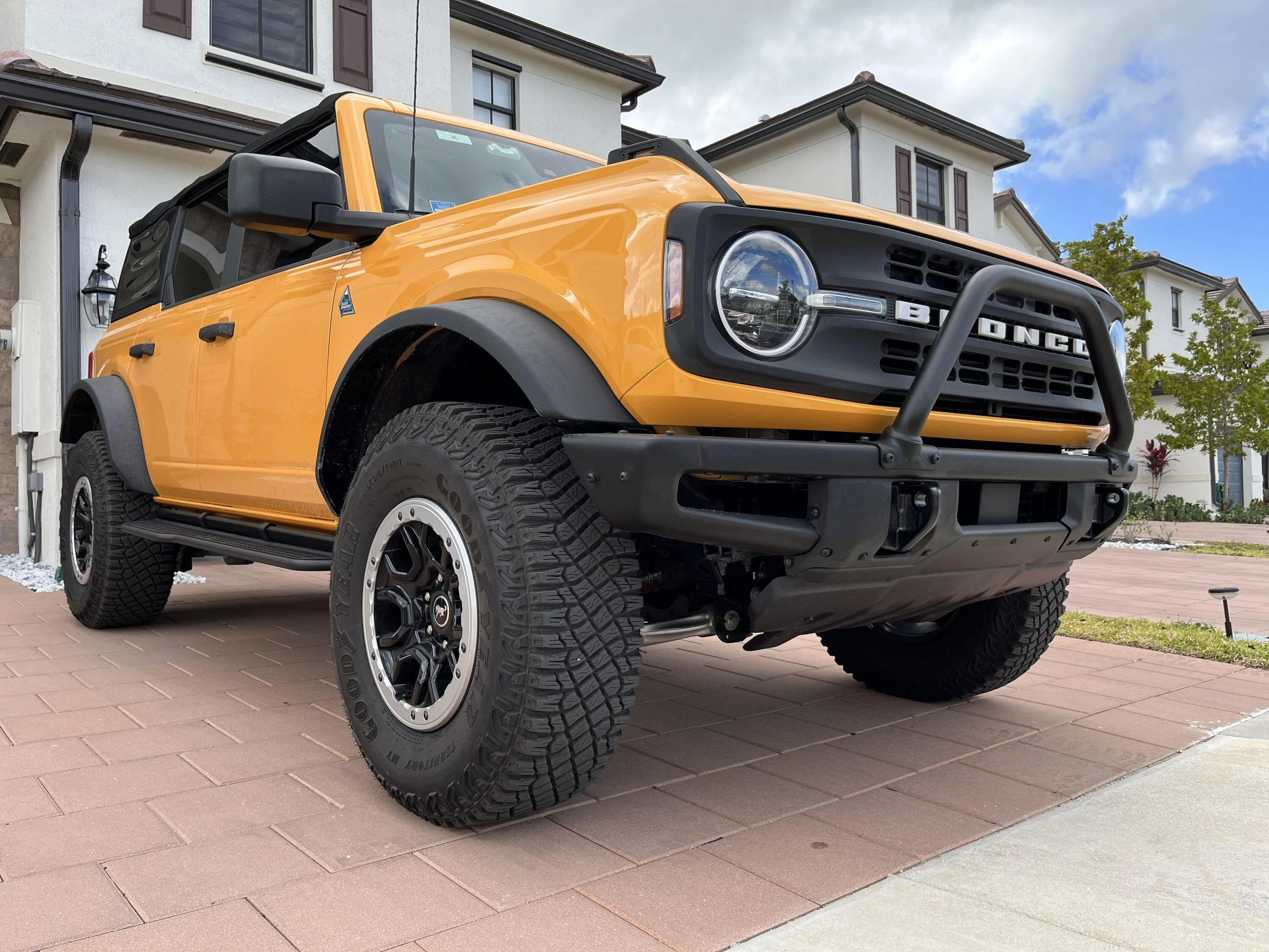 Photos of Black Diamond non sas with sas wheels/tires? | Bronco6G ...