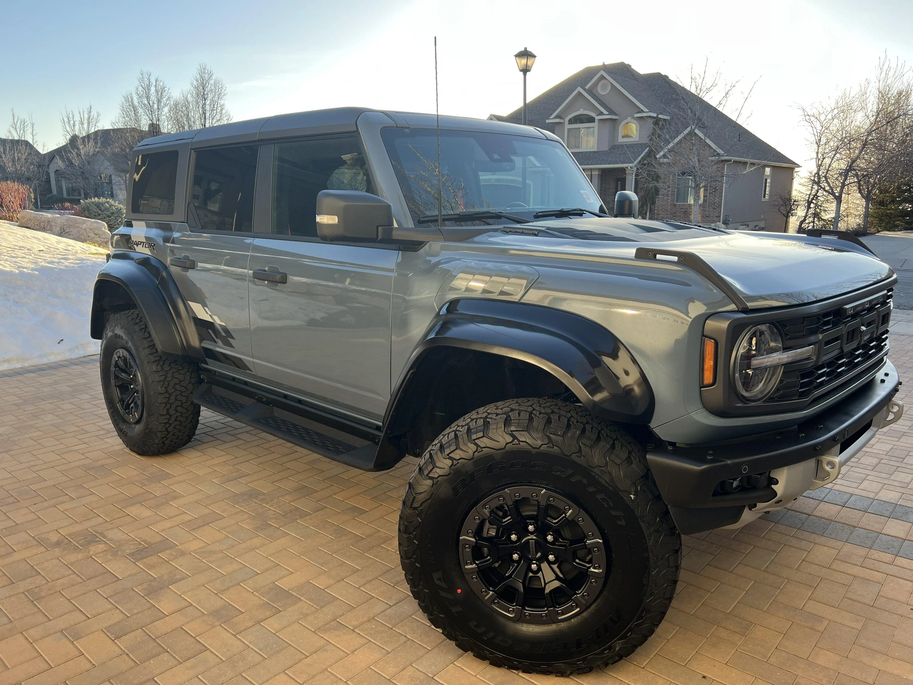 AZURE GRAY METALLIC Bronco RAPTOR Photos Thread | Page 2 | Bronco6G ...
