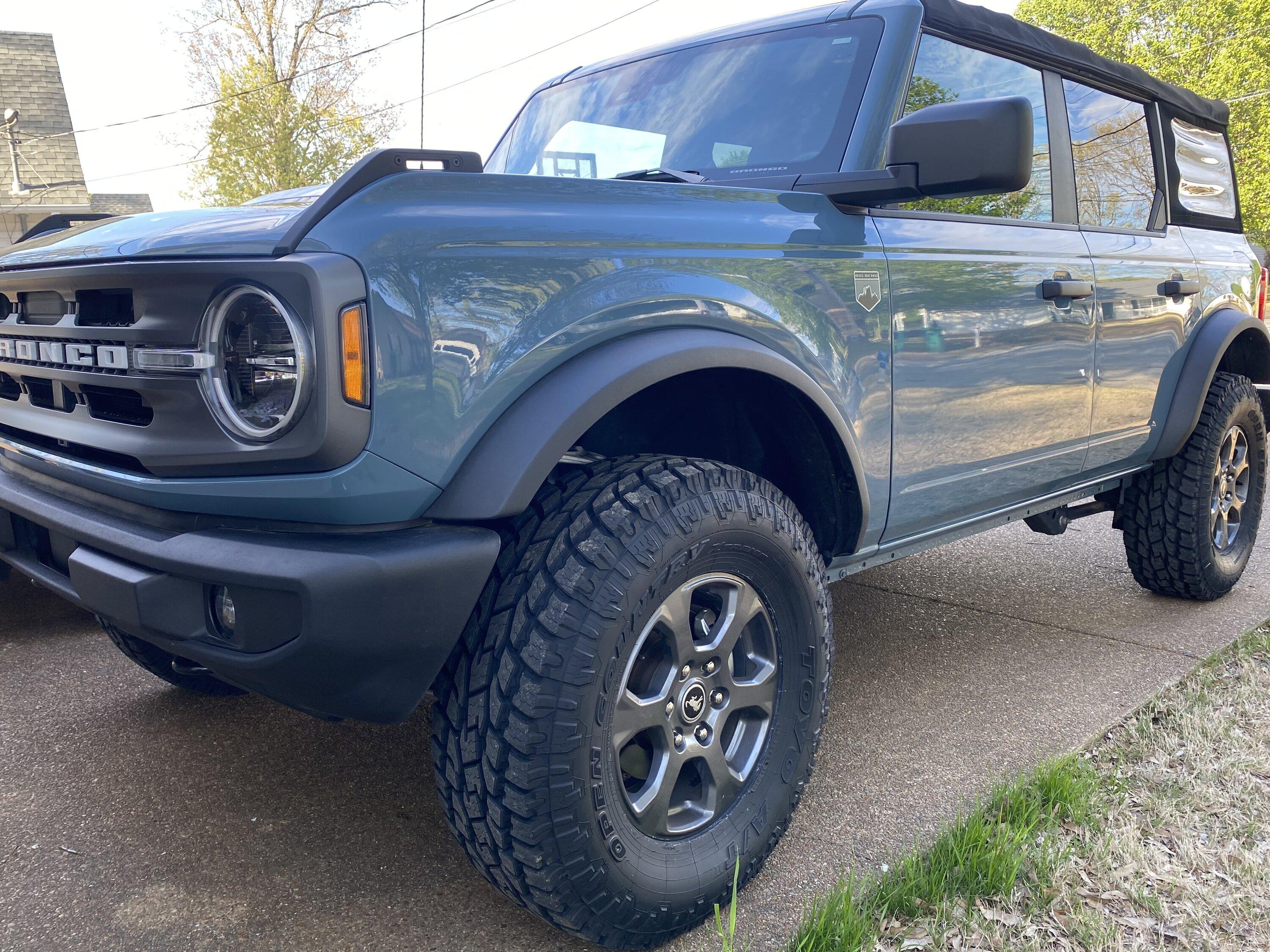 Big Bend Bronco Toyo Tire Upgrade (285/75r17) on Stock Wheels ...