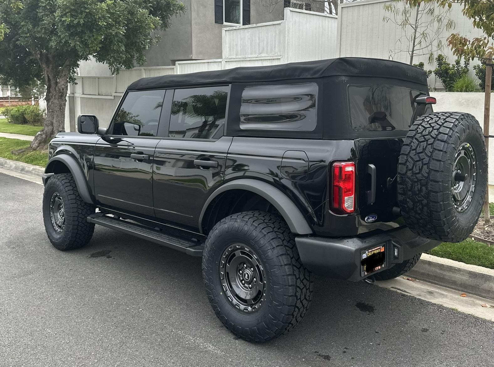 Before/After: Base Bronco 4D gets 2" lift, Everglades wheels, 35s ...