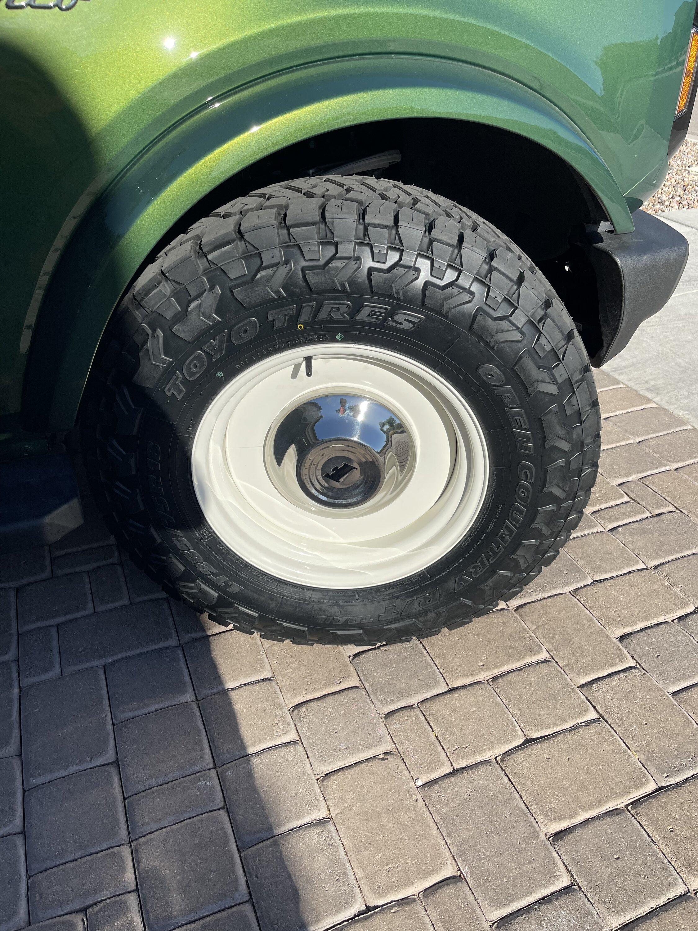 White Detroit steel wheels with dog dish installed | Bronco6G - 2021 ...