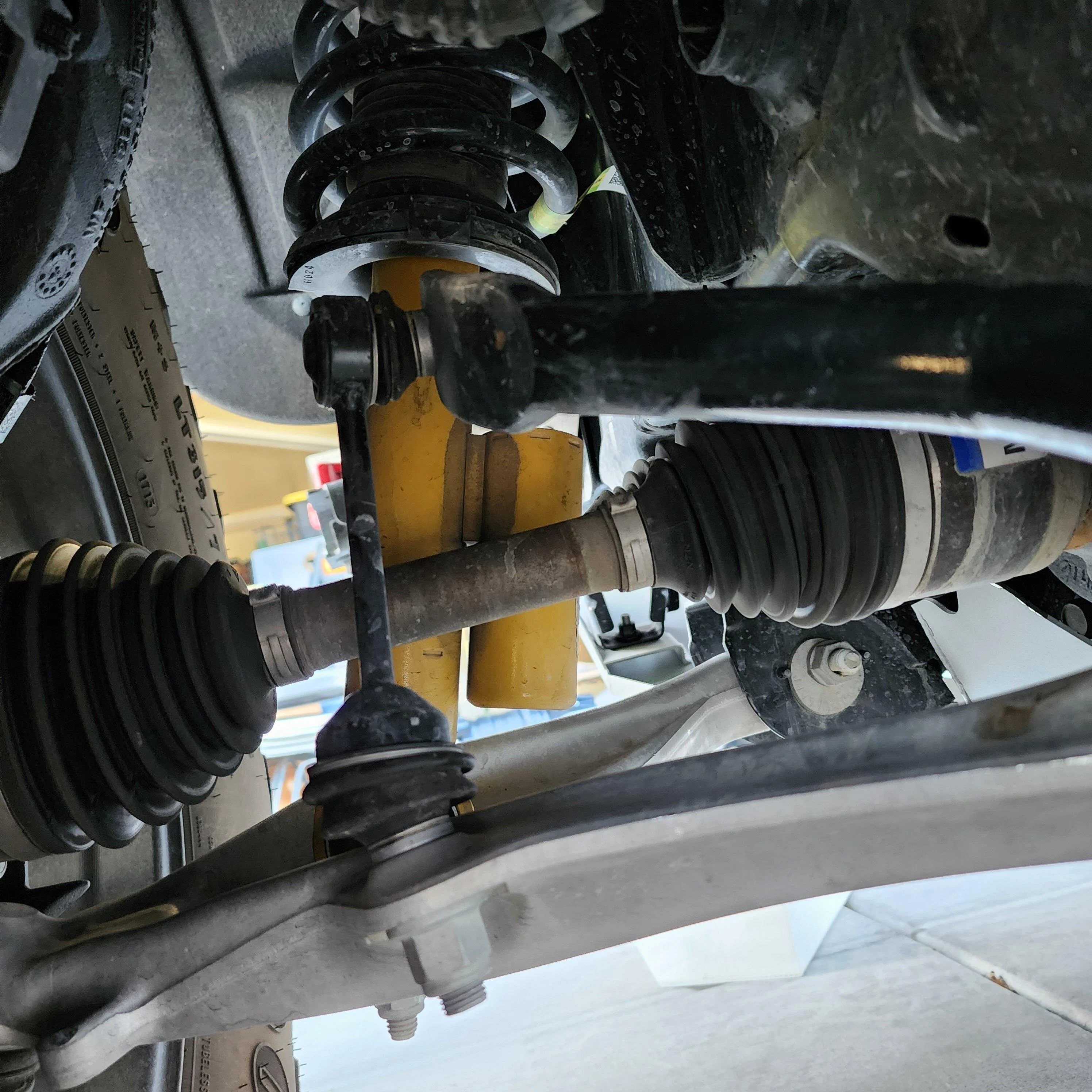 SAS Bilsteins Seeping Fluid at Reservoir Joint | Bronco6G - 2021+ Ford ...