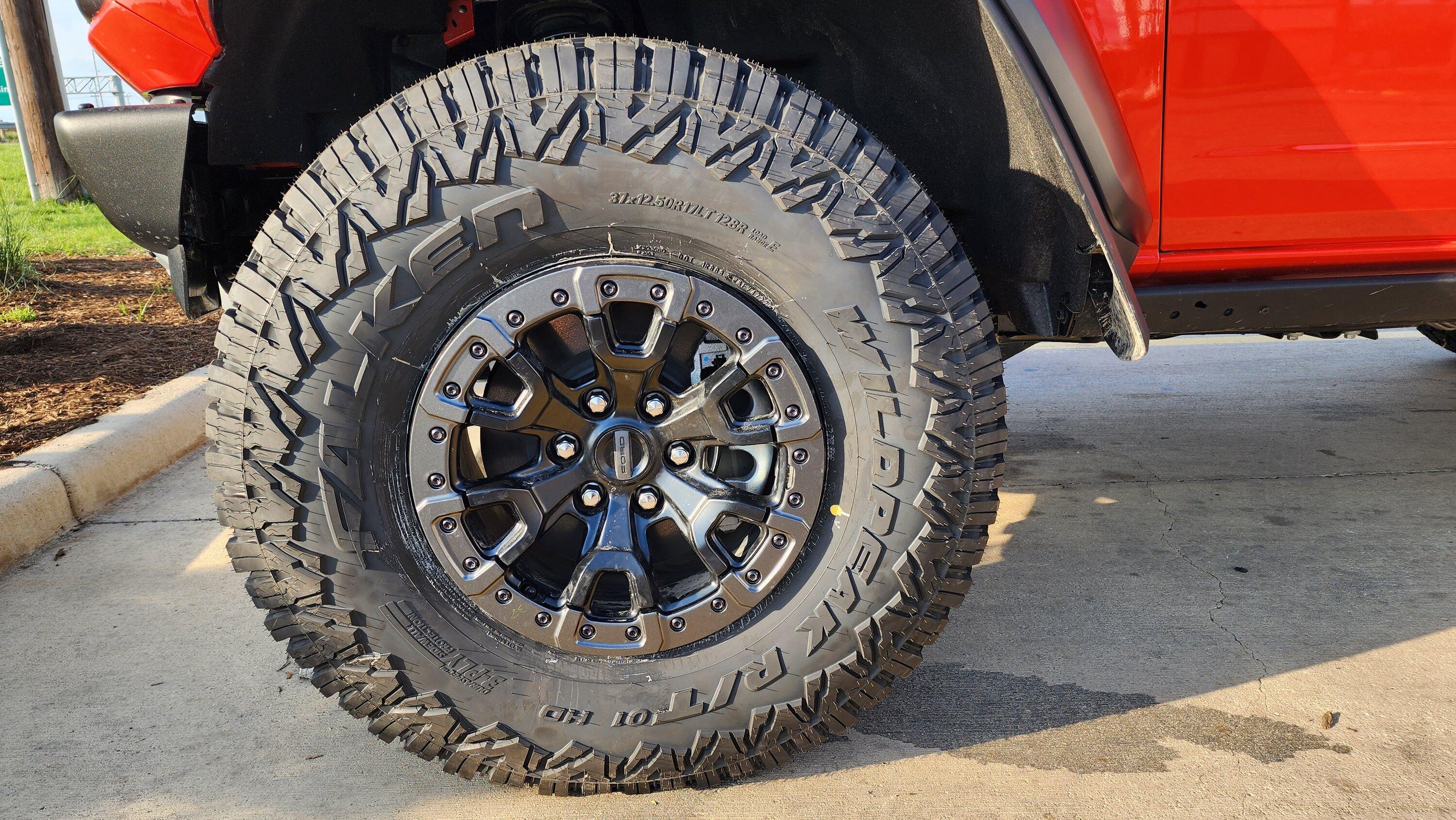 NEW 37x12.50 Falken Wildpeak R/T01 Tires Installed - True 37's ...