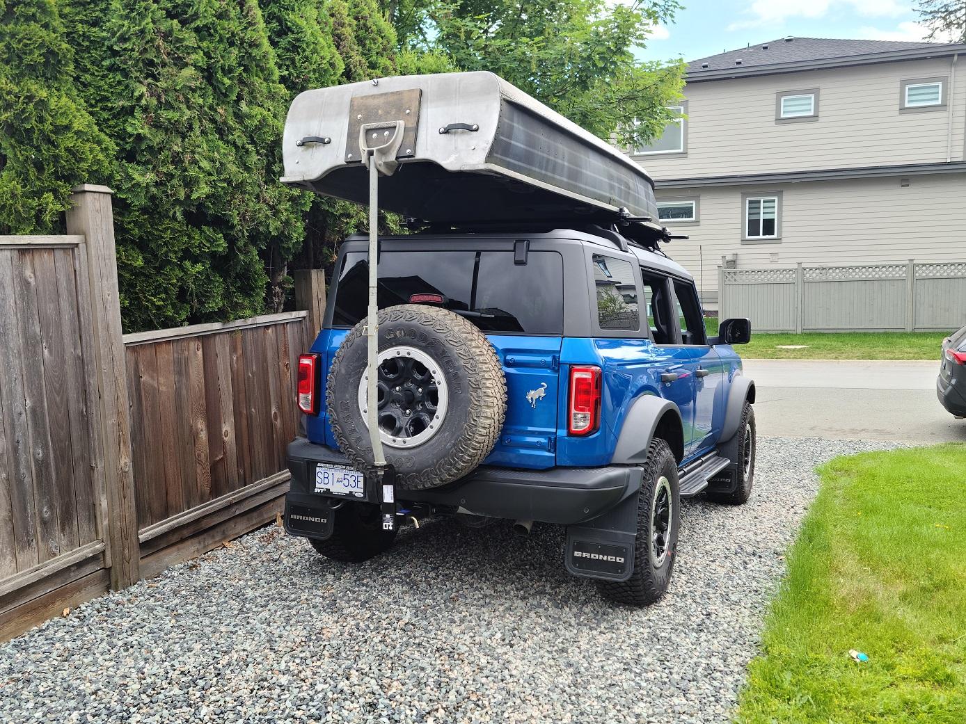 Aluminium car topper. Yakima Rack Mounted Canoe Carrier & Yakima HD ...