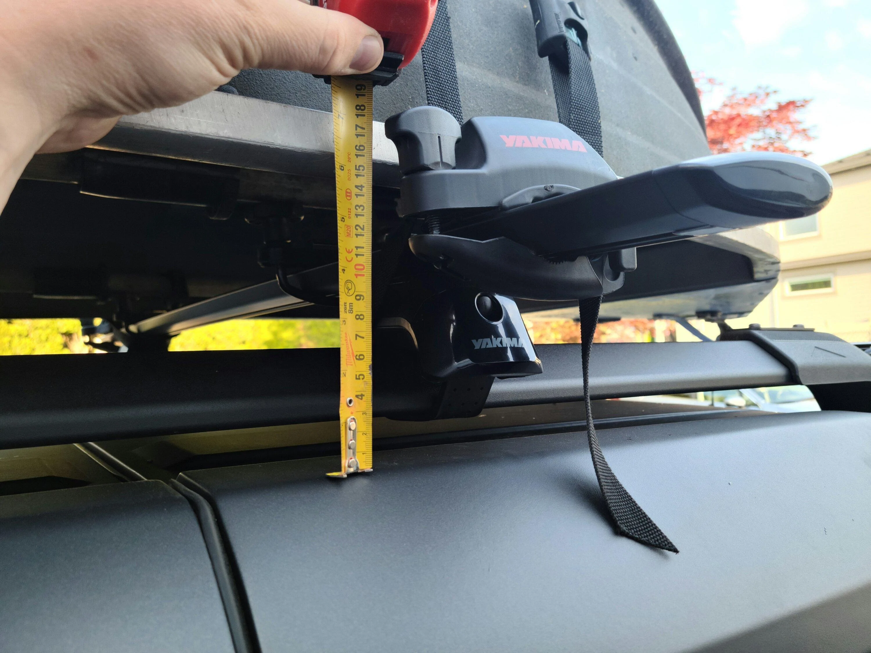 Aluminium car topper. Yakima Rack Mounted Canoe Carrier & Yakima HD ...