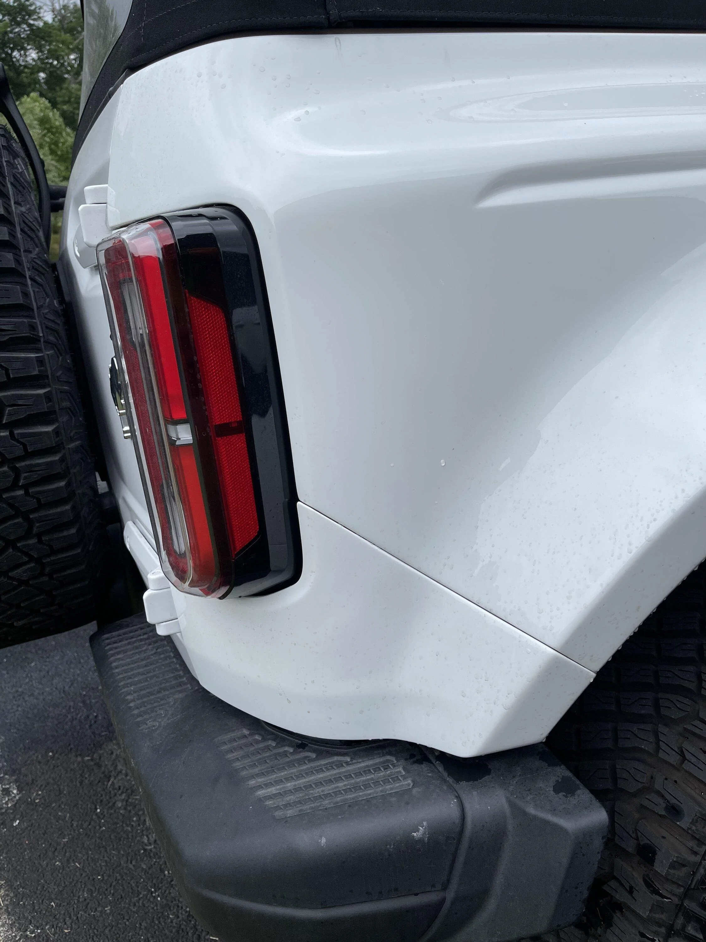 ADV Fenders + Ram Air Hood Install on White Bronco | Bronco6G - 2021 ...