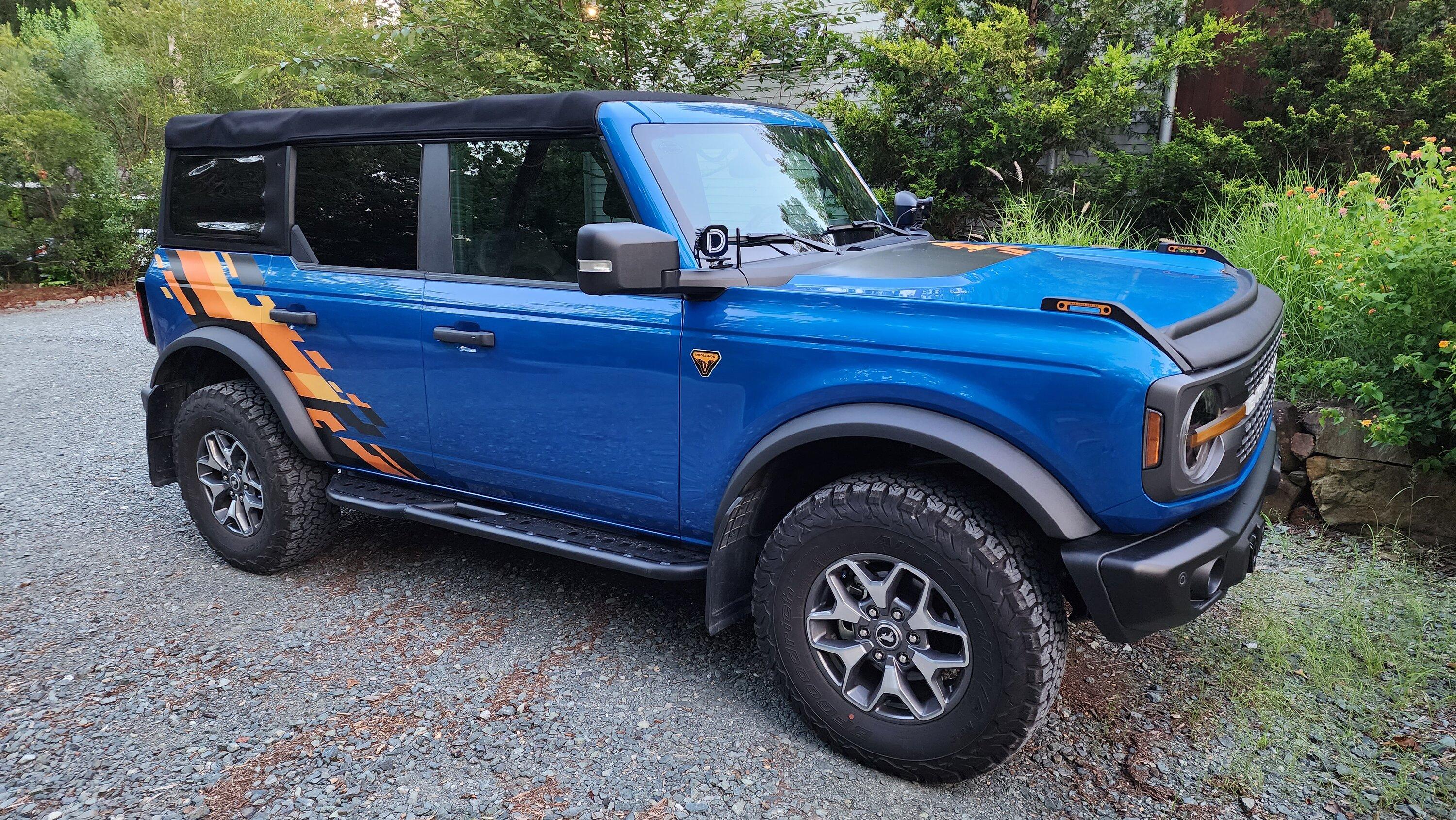 Black Diamond w/ brown Braptor Graphics | Bronco6G - 2021+ Ford Bronco ...