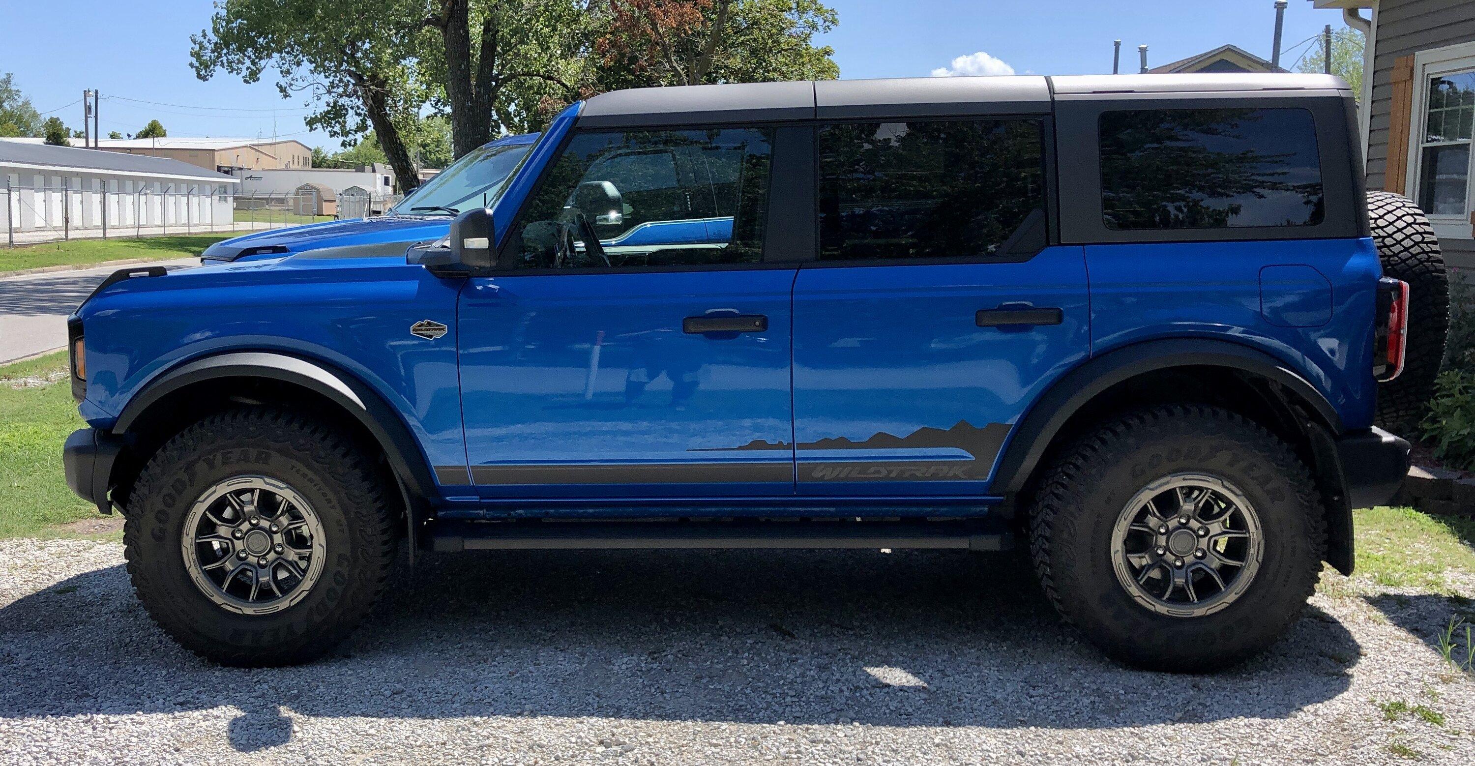 Any pictures out there of a 4 door Velocity Blue Bronco with Roush ...