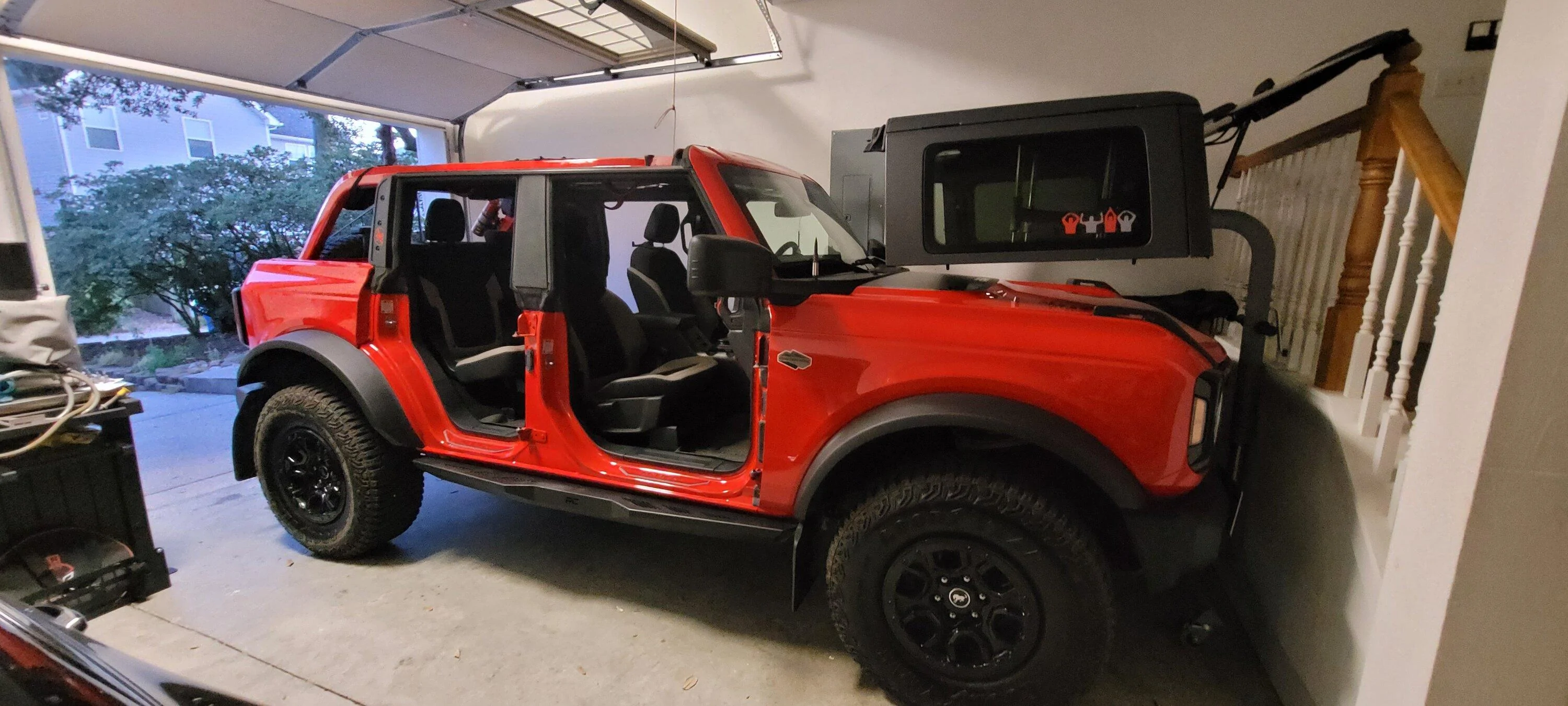 Just removed hard top for 20th time. Observations & tips | Bronco6G ...