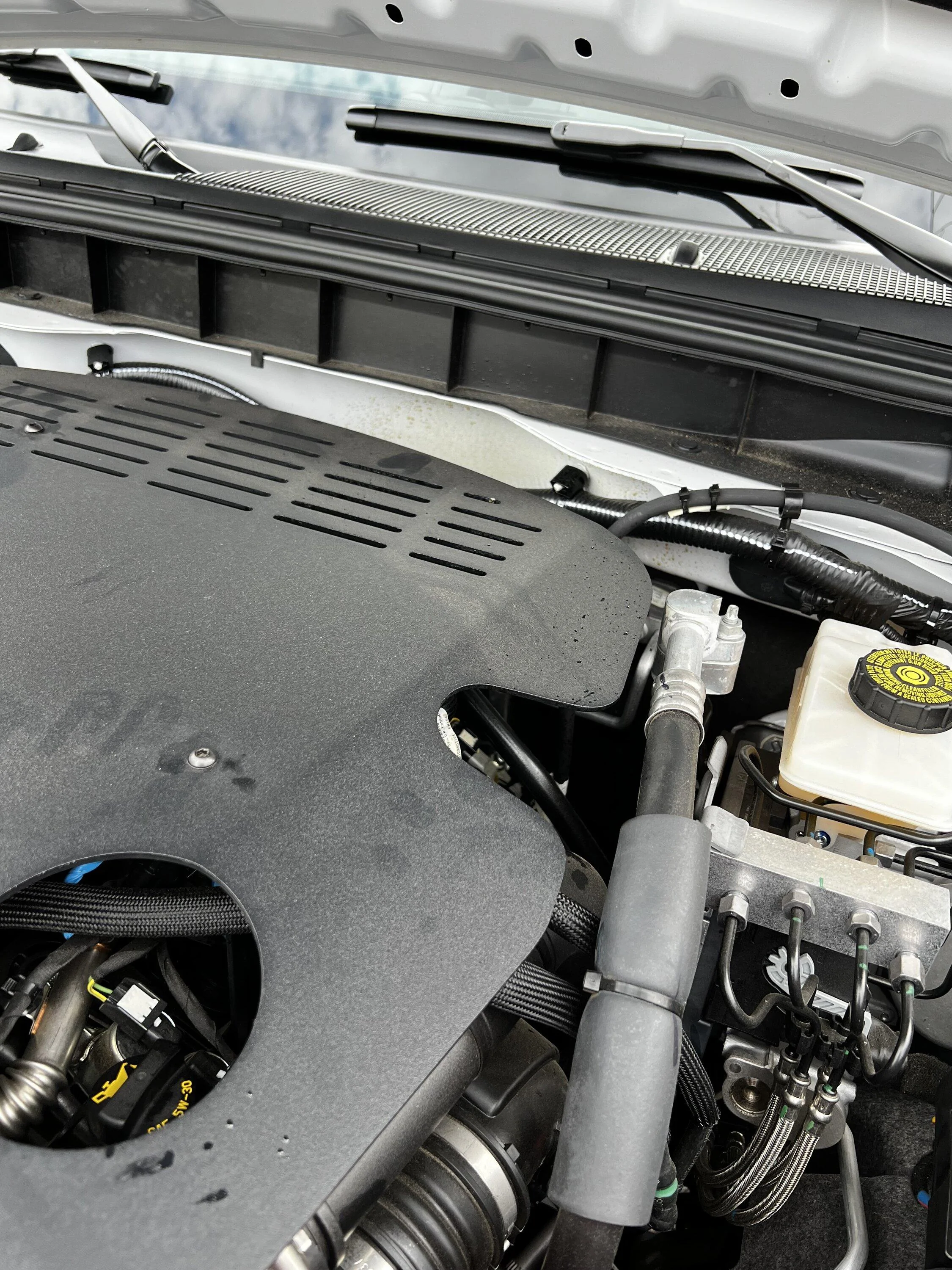 Oil splatter in engine bay after oil change at Ford dealer | Bronco6G ...