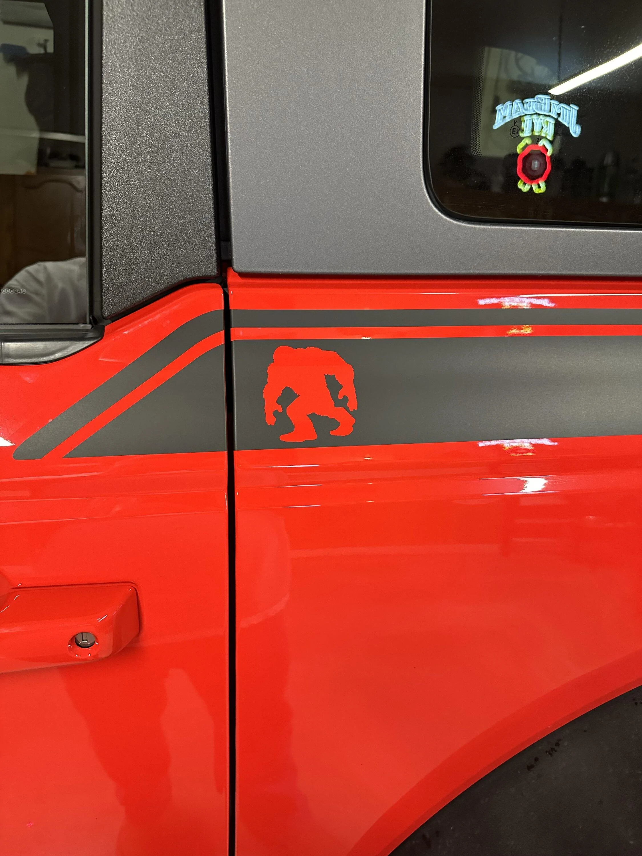 Put any cool / unique vinyl decals on your Bronco? Let's see them ...