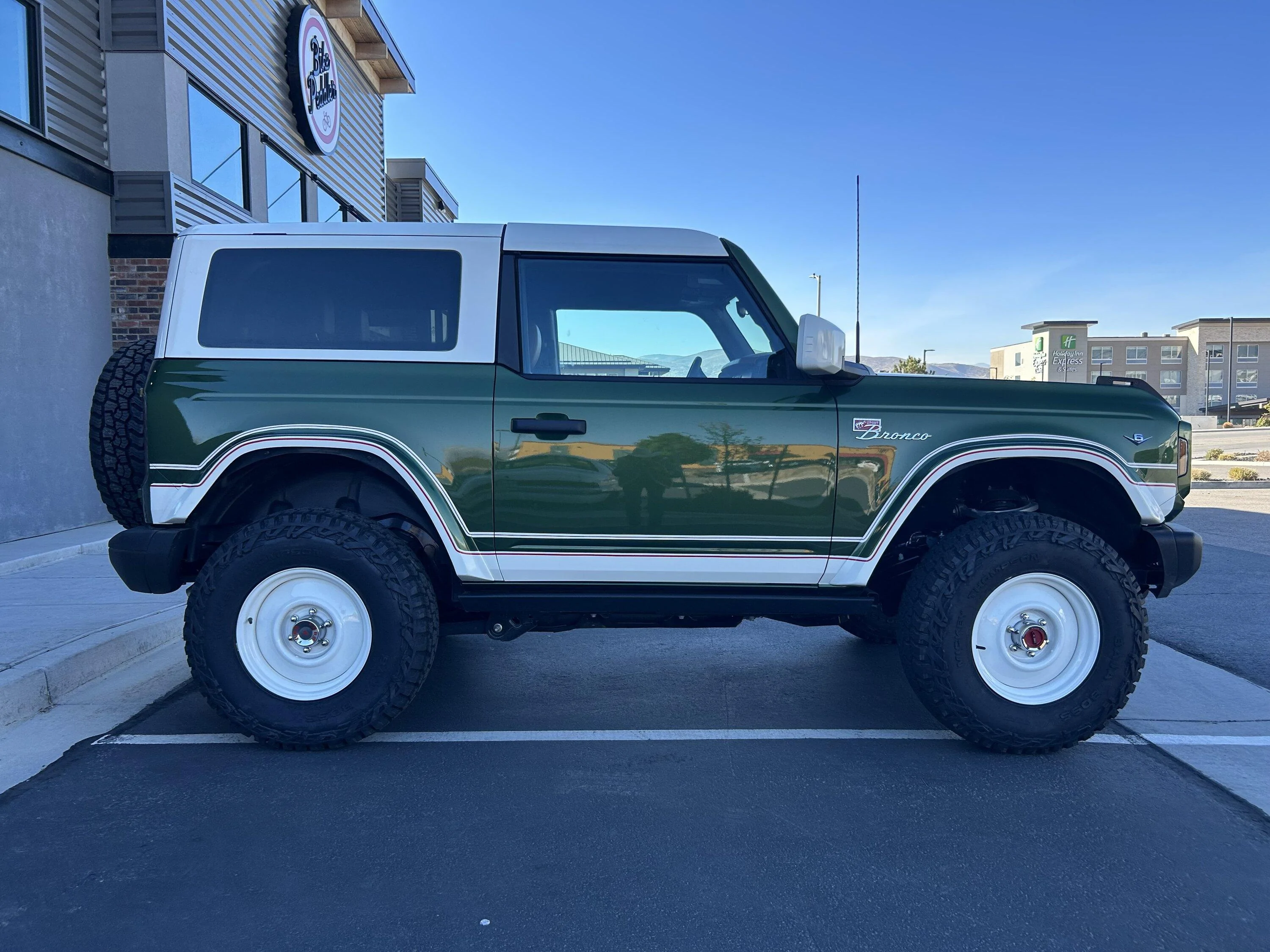 The new 50th anniversary Bronco Ranger Edition. | Bronco6G - 2021+ Ford ...