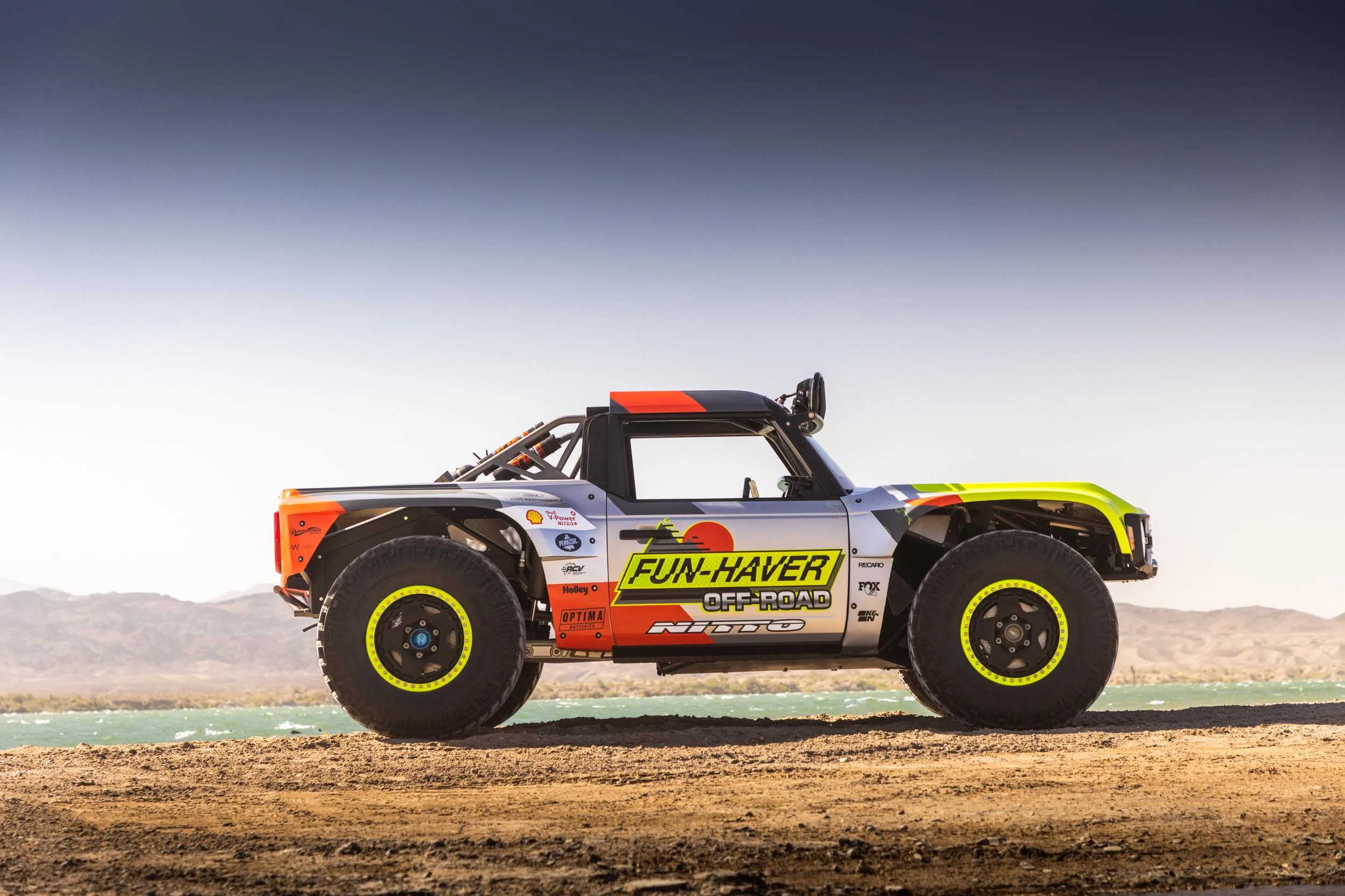 Introducing El Bandito: 1,000 Horsepower Ford Bronco Baja Runner [Video ...