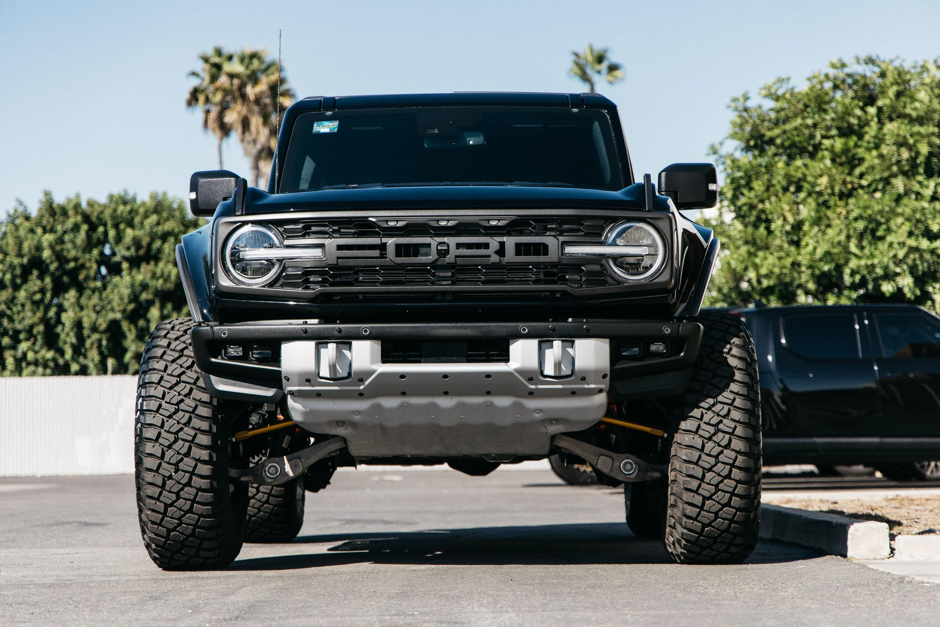 Bronco Raptor with APG Carbon Body System on 39" KM3's | Bronco6G ...