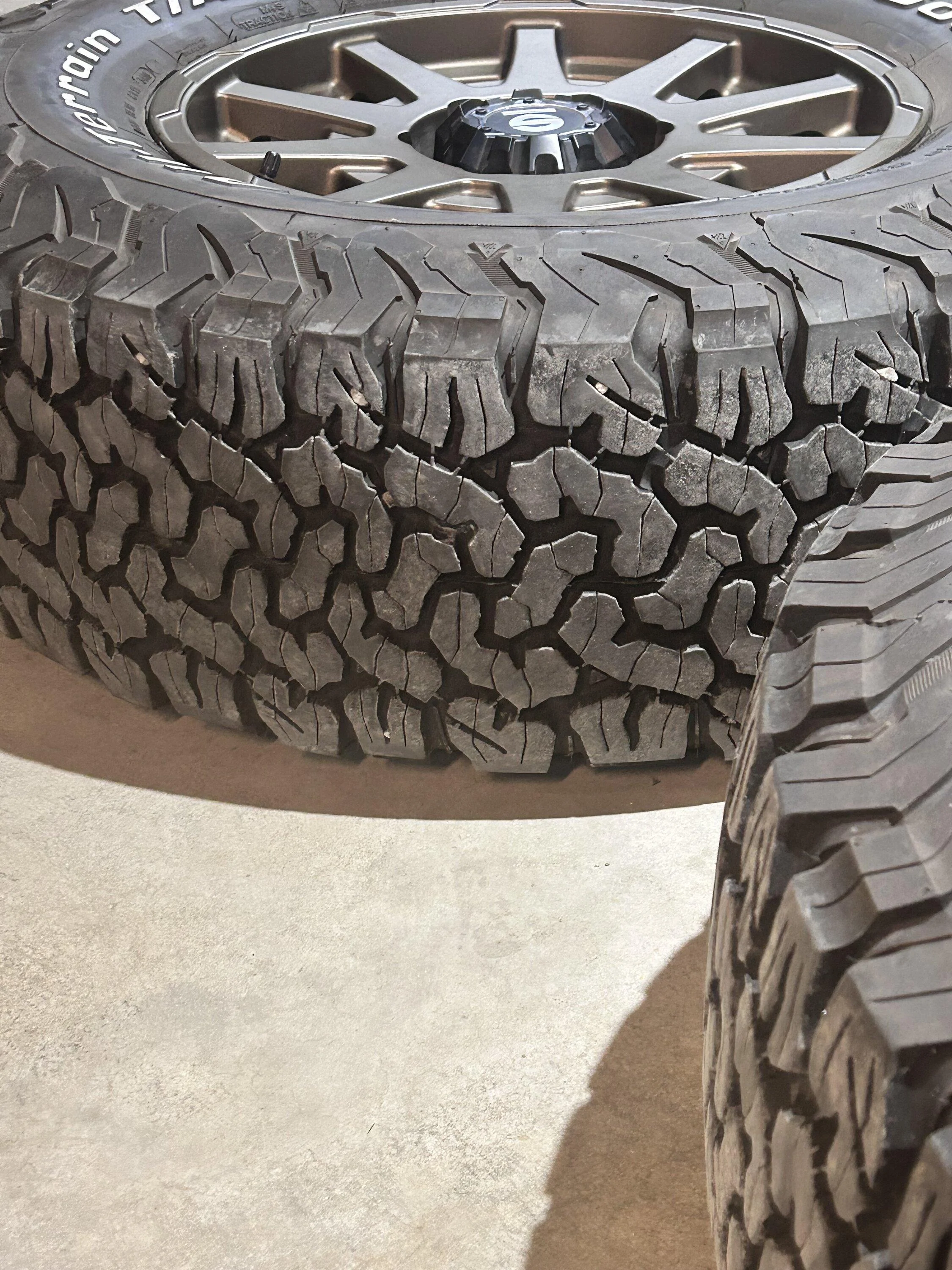 Vermont - 285/70/17 BFG KO2/ Sparco Dakar wheels | Bronco6G - 2021 ...
