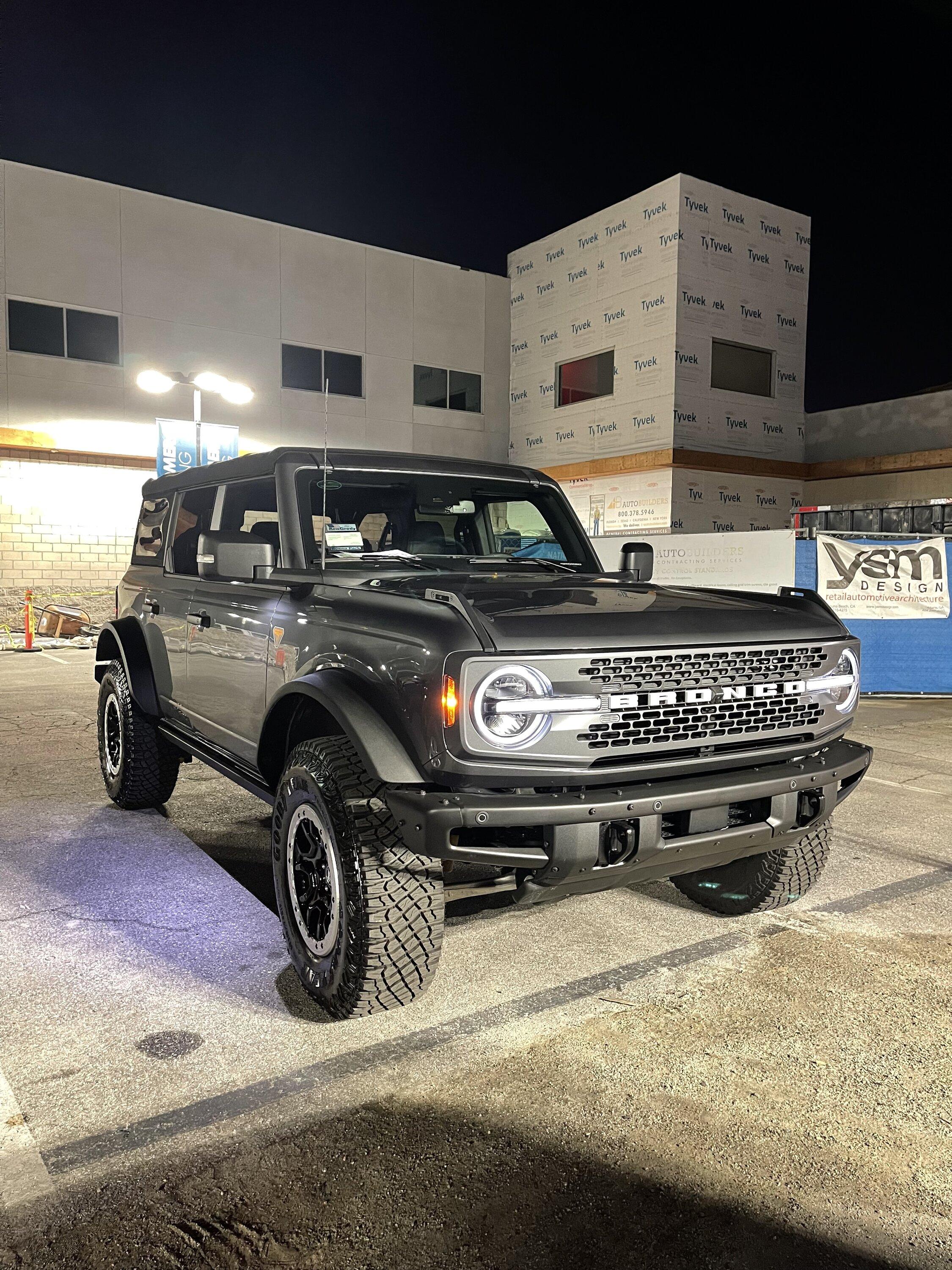 Badlands Build: Fox 2.5 / Camburg UCA / APG lower links / KMC wheels ...