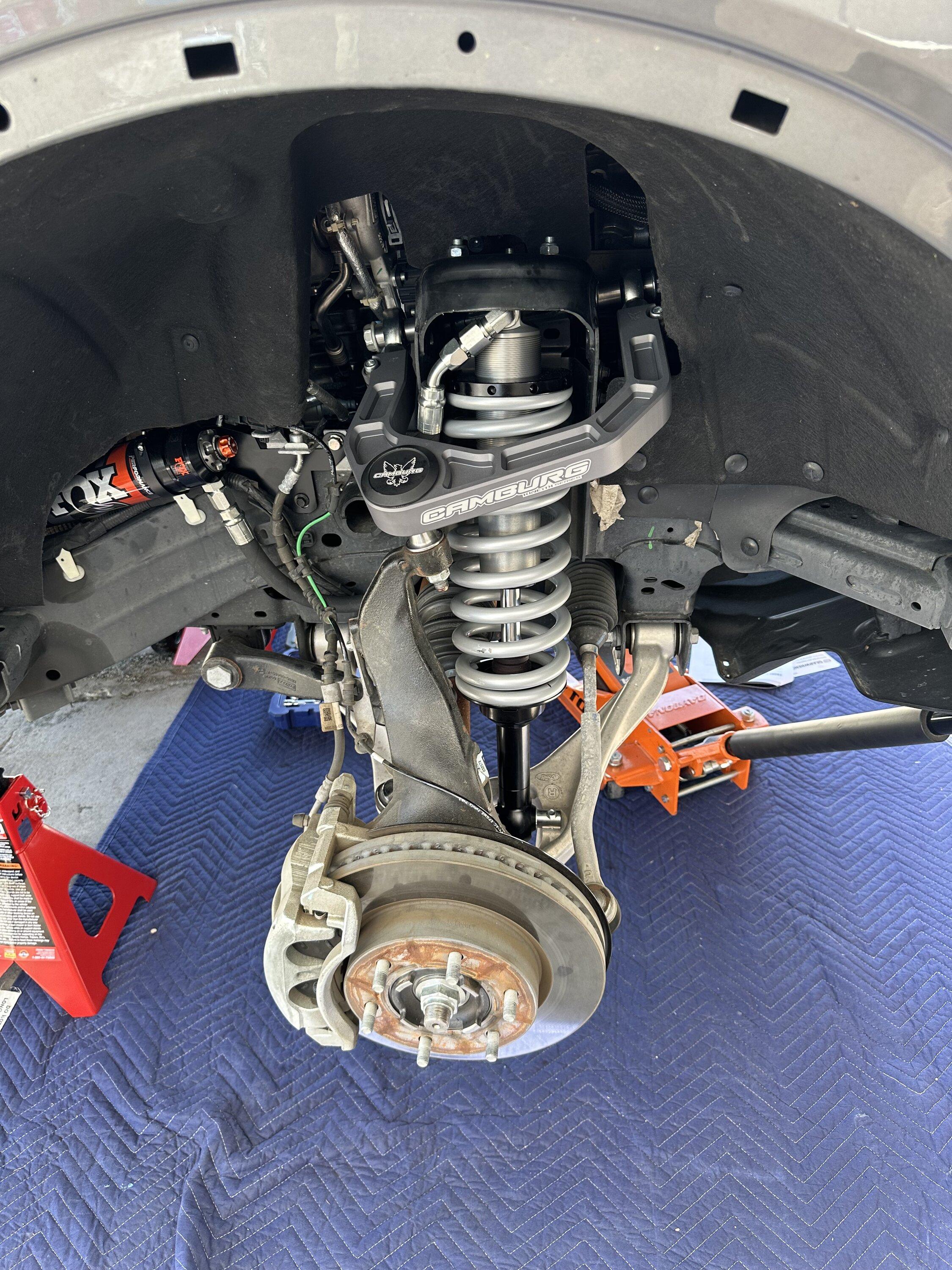 Badlands Build: Fox 2.5 / Camburg UCA / APG lower links / KMC wheels ...