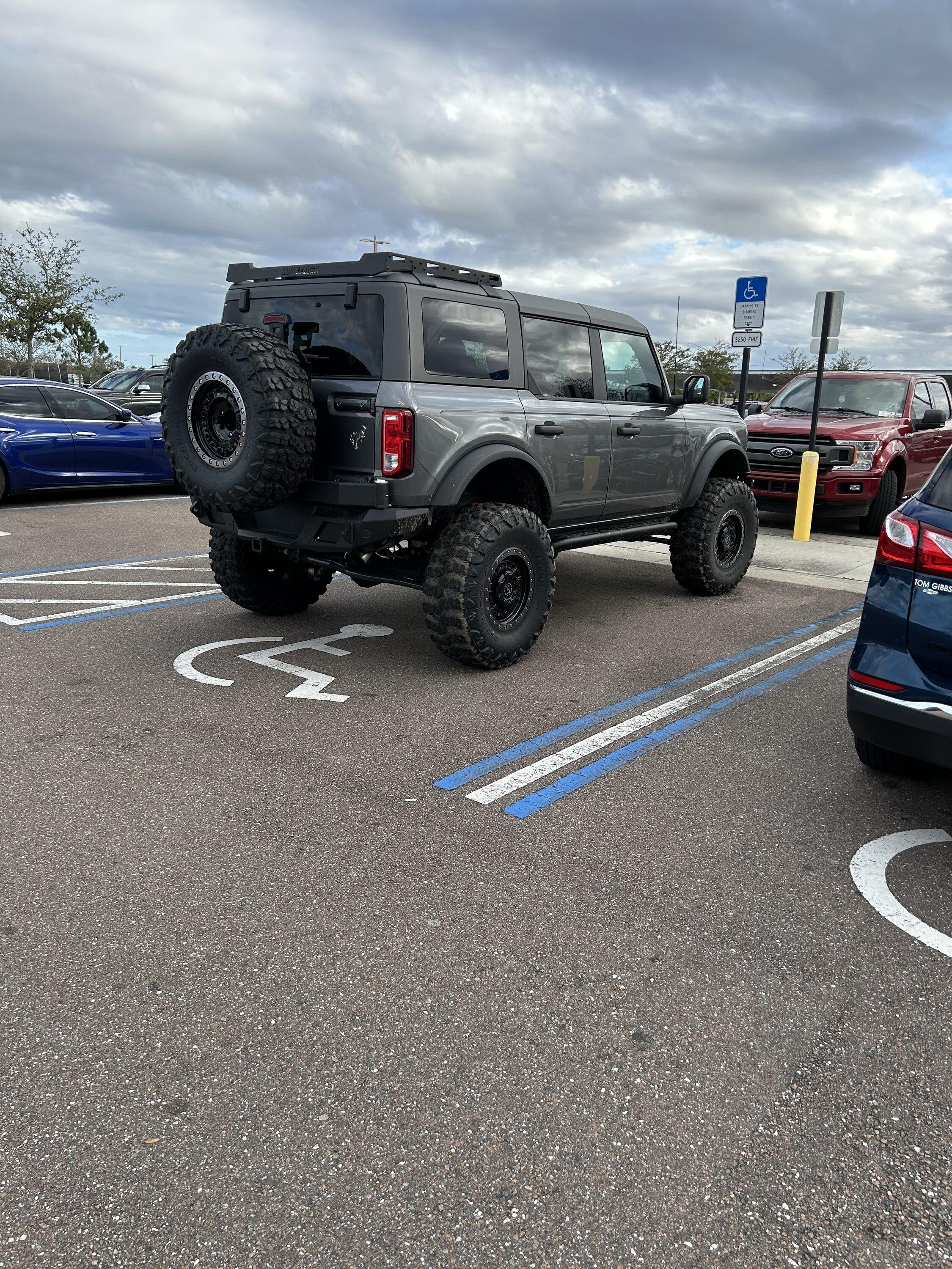 Ran across this high lift 6G yesterday | Bronco6G - 2021+ Ford Bronco ...