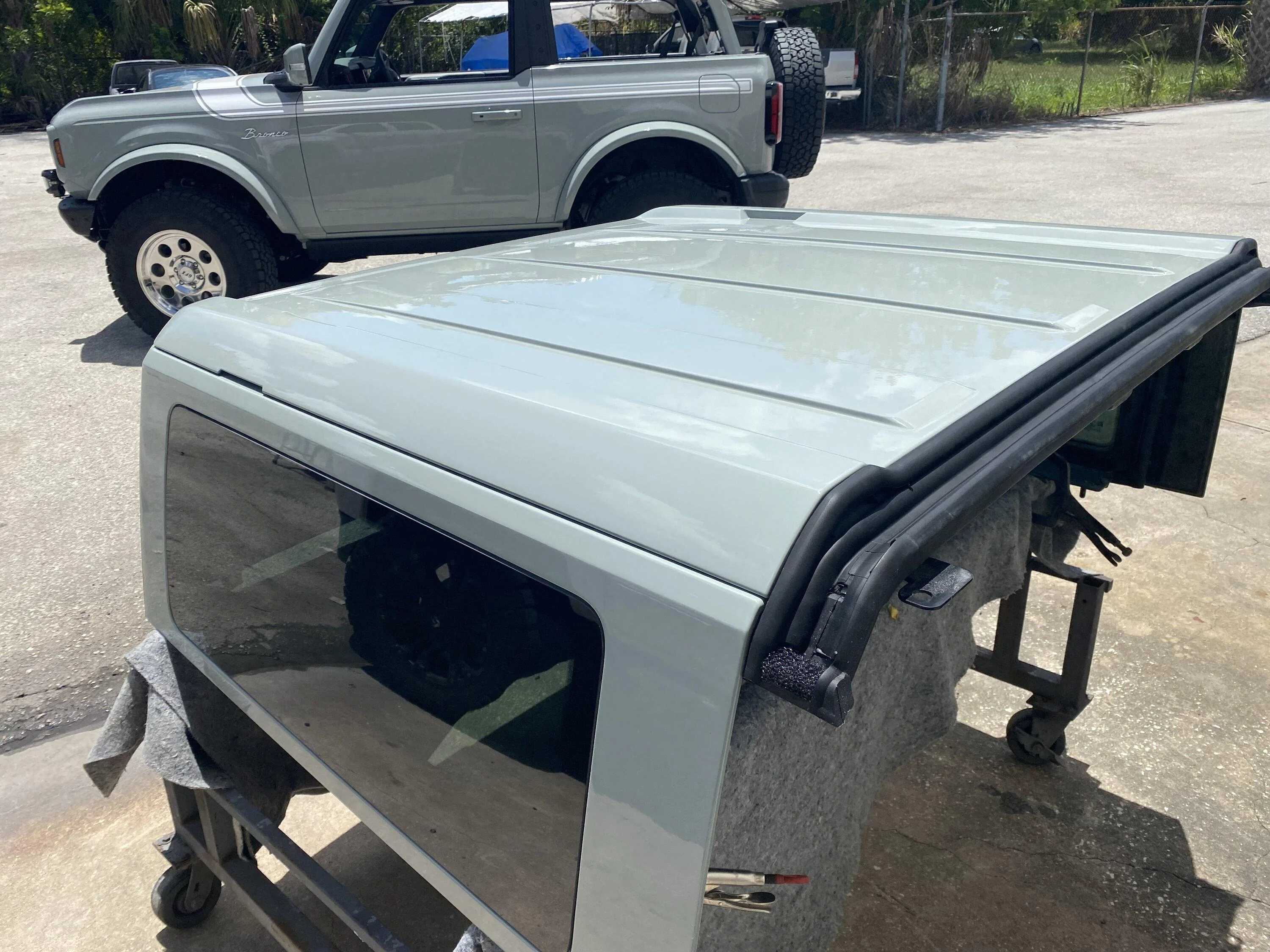 Has anyone had their hard tops painted? | Bronco6G - 2021+ Ford Bronco ...