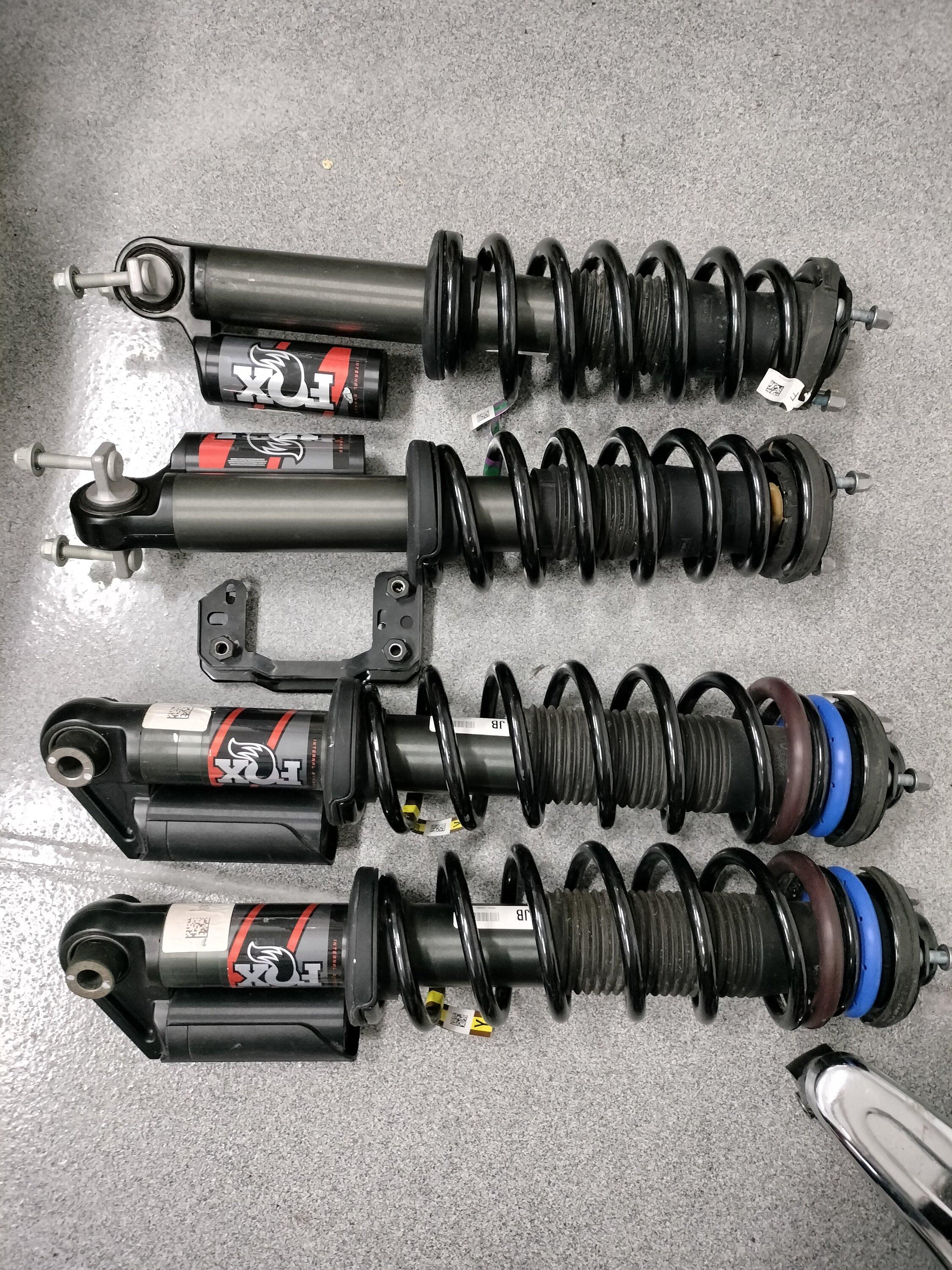 HOSS 3.0 Fox shocks installed on Bronco Badlands Non-Sasquatch (photos ...